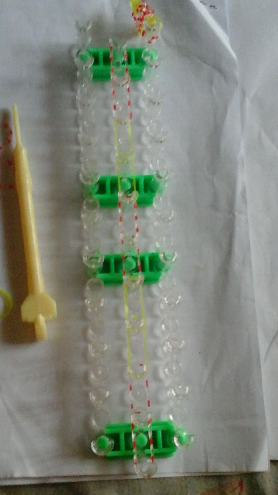 Loom Bracelet Single Chain for Beginners : 9 Steps - Instructables