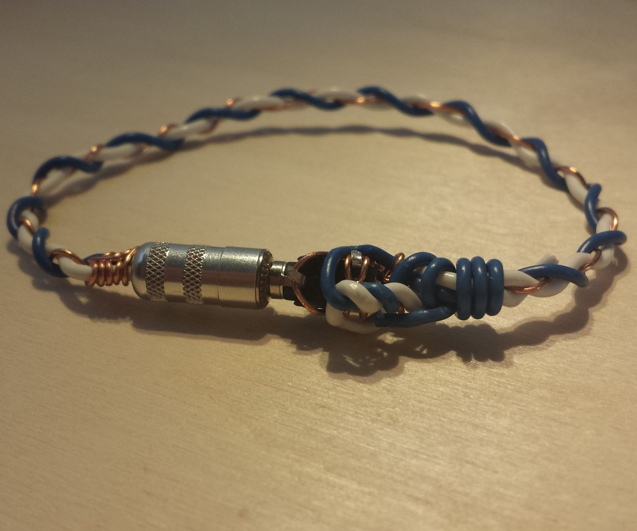 Audio Connector Bracelet : 8 Steps - Instructables