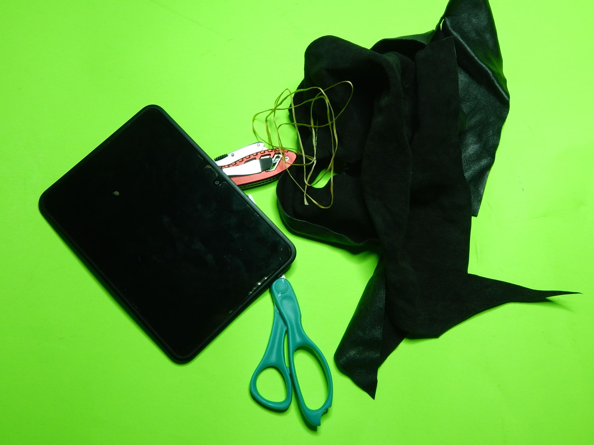 How to Make a Simple Leather Tablet Case : 11 Steps - Instructables