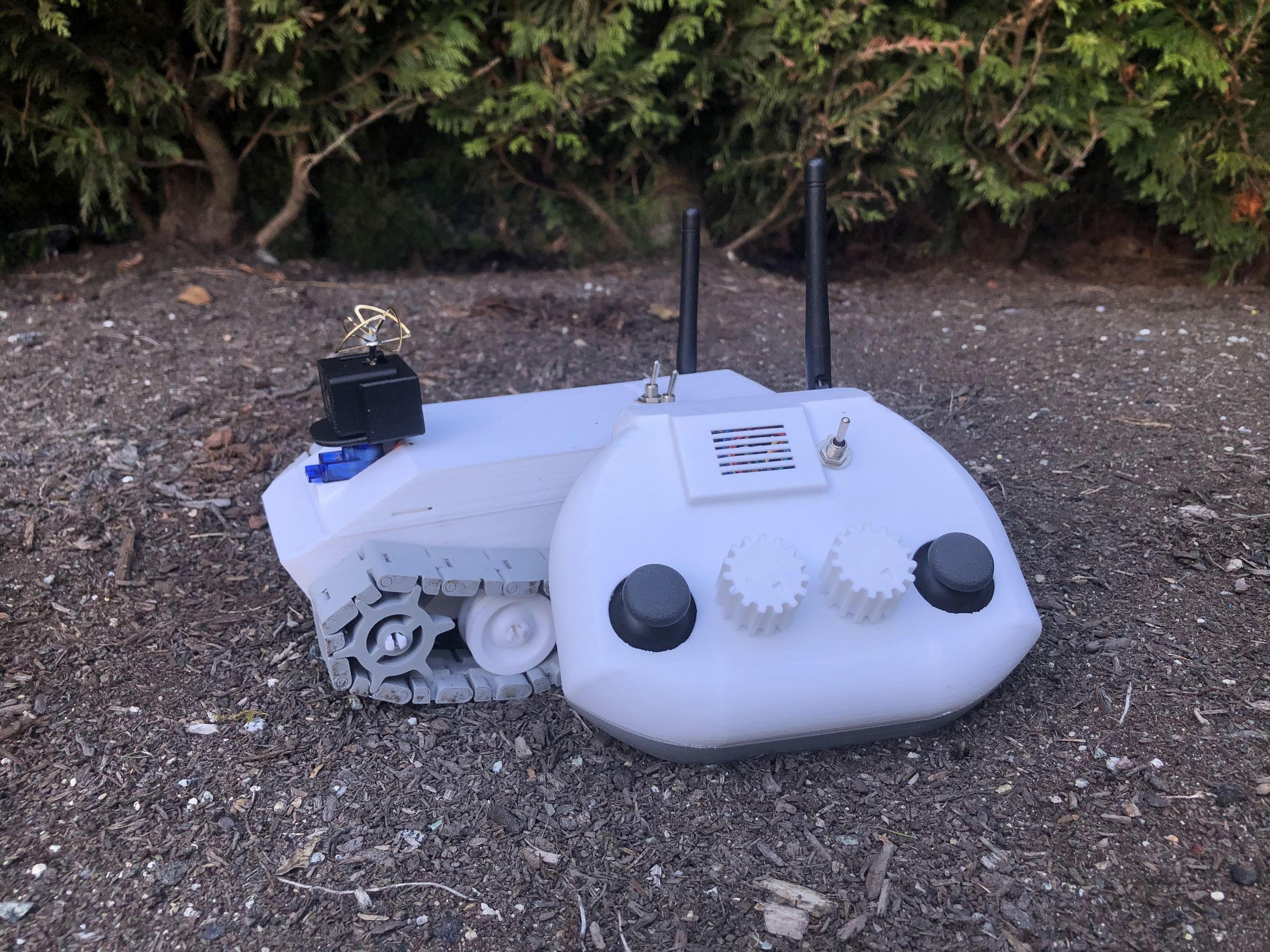 3D Printed Arduino FPV RC Tracked Car With Controller : 6 Steps (with ...