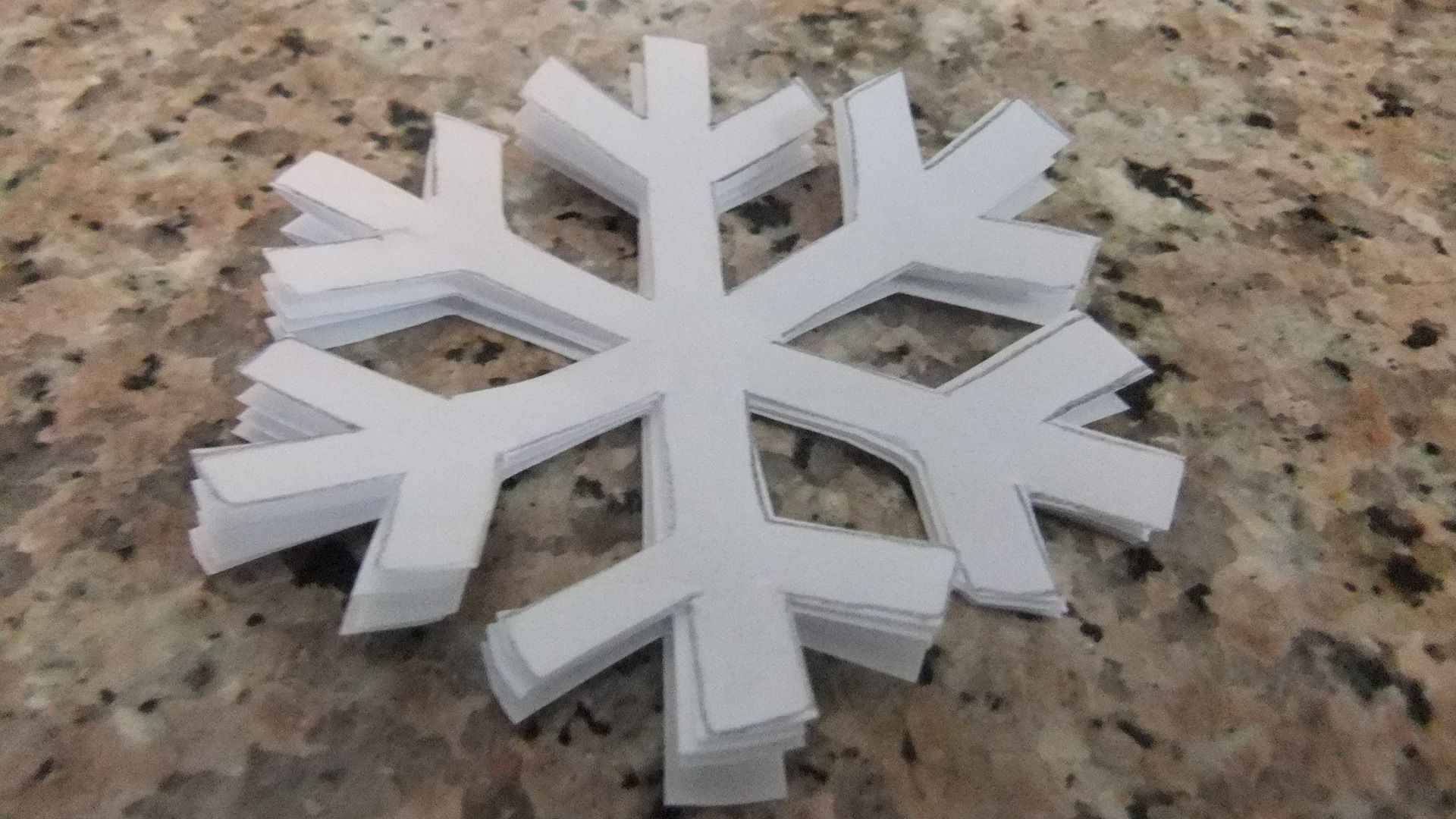 Paper Chain Snowflakes : 4 Steps (with Pictures) - Instructables