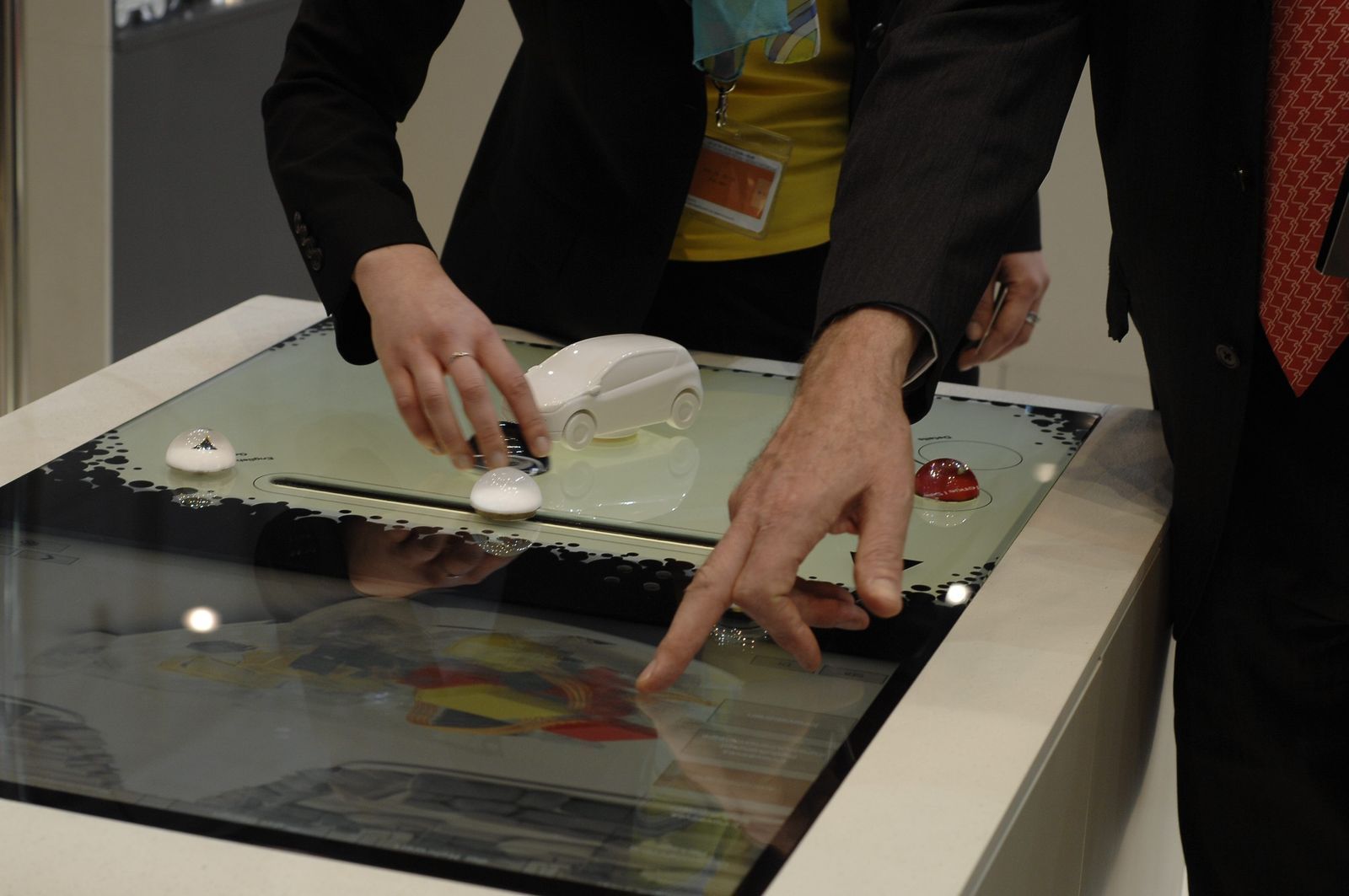 Edddison Projection Table : 11 Steps - Instructables