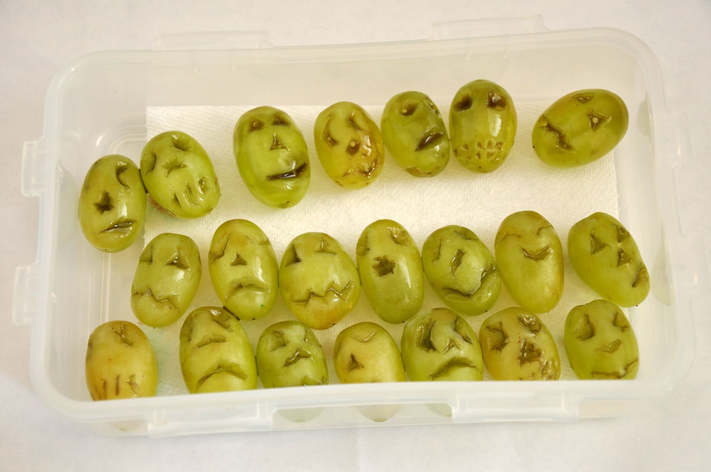 Scary Face Grapes : 6 Steps (with Pictures) - Instructables