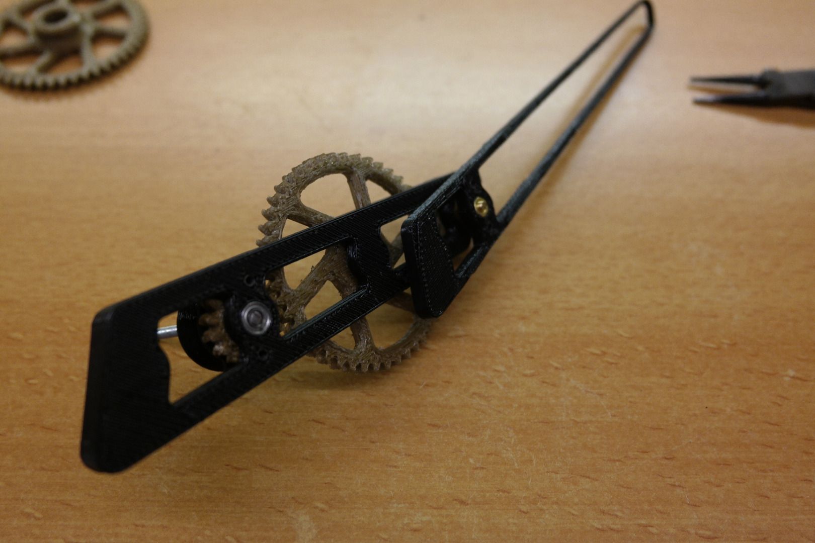 Hand in Hand Skeleton Clock : 11 Steps (with Pictures) - Instructables