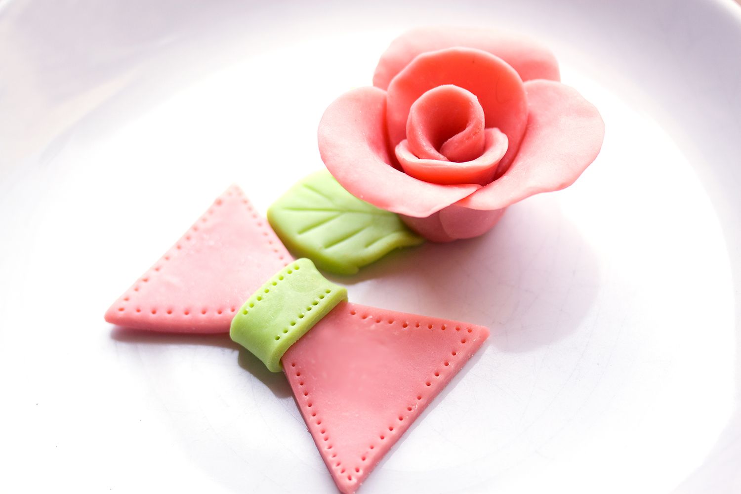 PRO Tip: How to Make and Work With Modelling Chocolate : 4 Steps ...