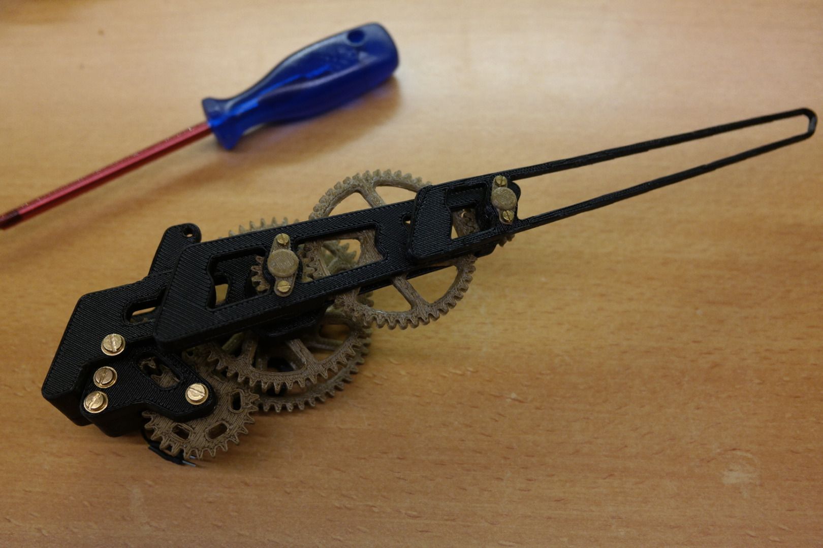 Hand in Hand Skeleton Clock : 11 Steps (with Pictures) - Instructables