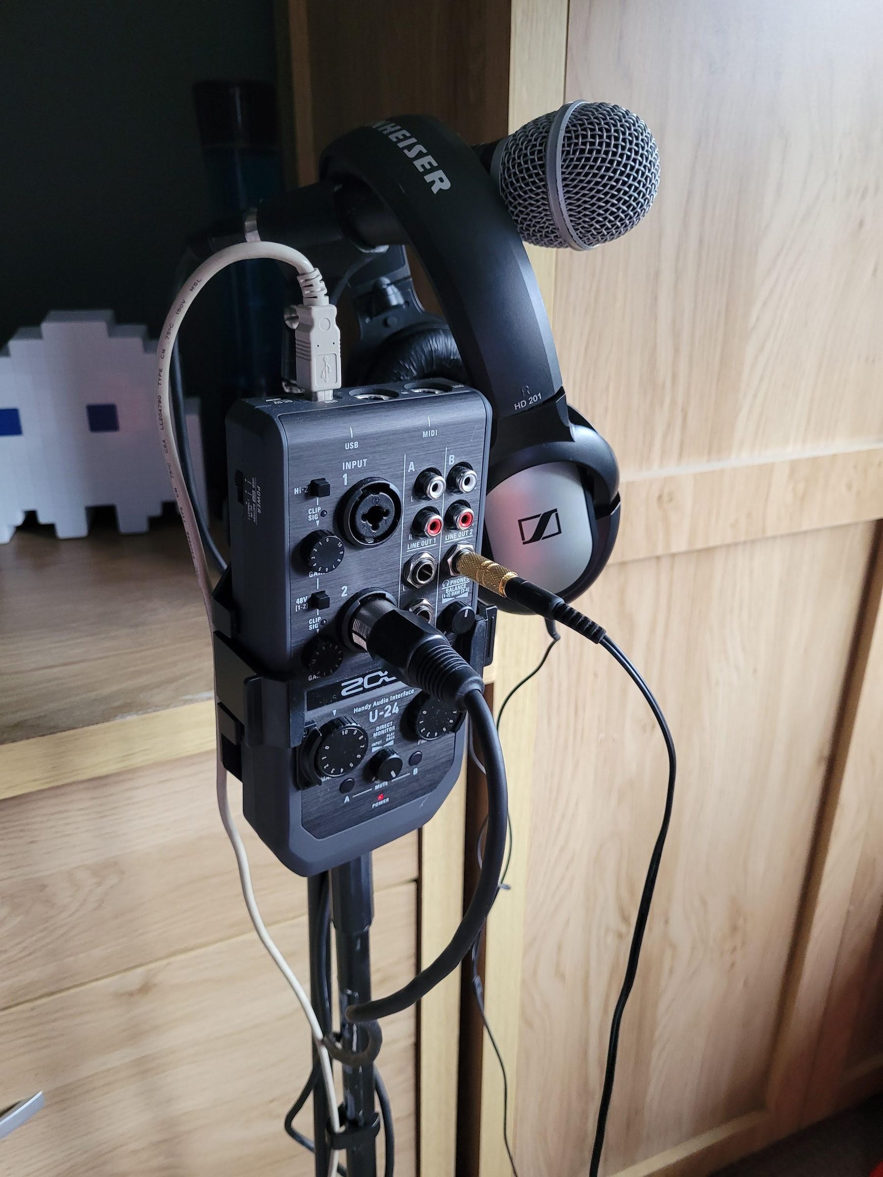 Tiny Audio Effects Rig! : 6 Steps (with Pictures) - Instructables