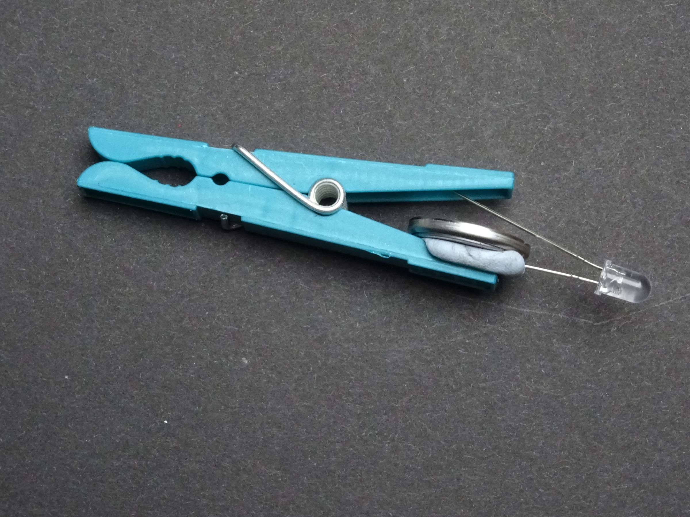 Simple LED Torch : 3 Steps (with Pictures) - Instructables