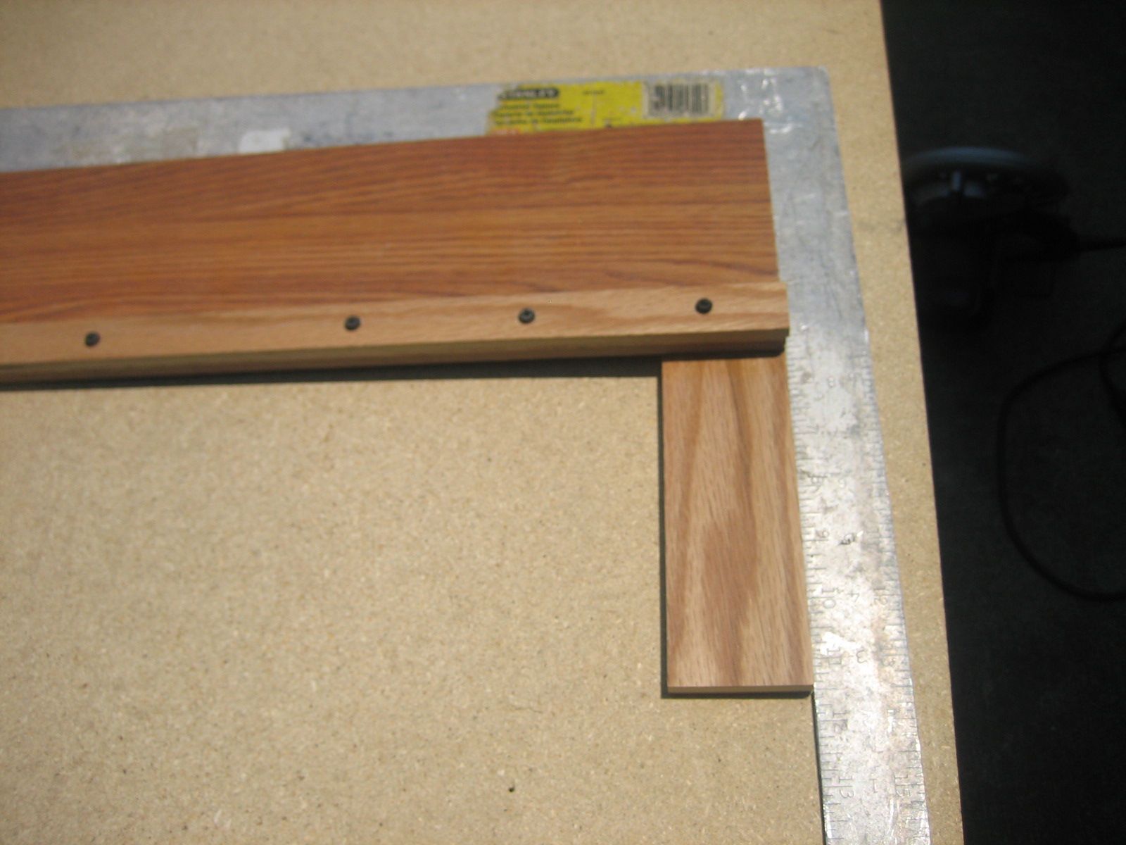 STRAIGHT CUT JIG FOR CIRCULAR SAW : 8 Steps - Instructables