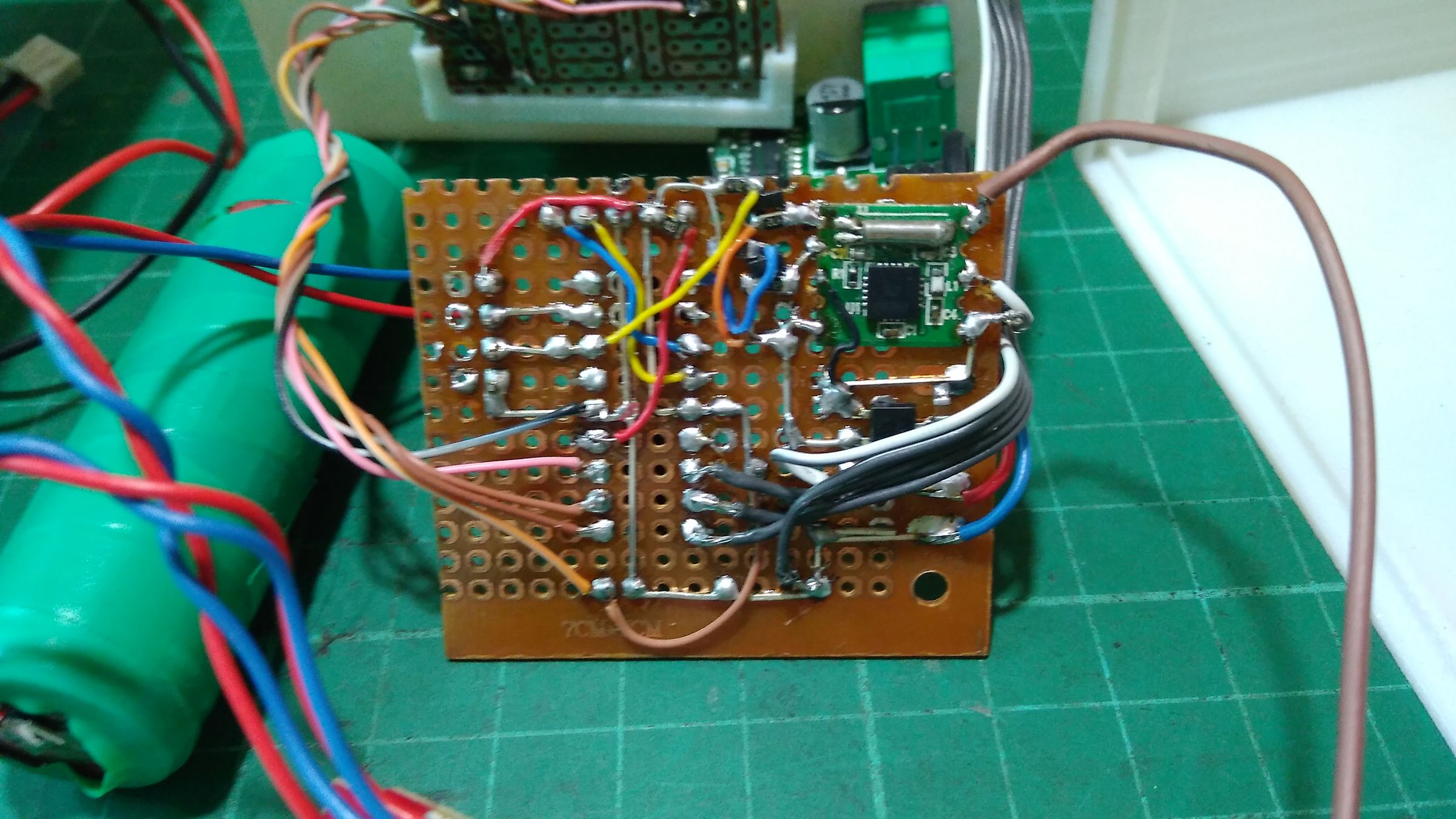 PIC16F1847 and AR1010 Based FM Radio Music Box : 5 Steps - Instructables
