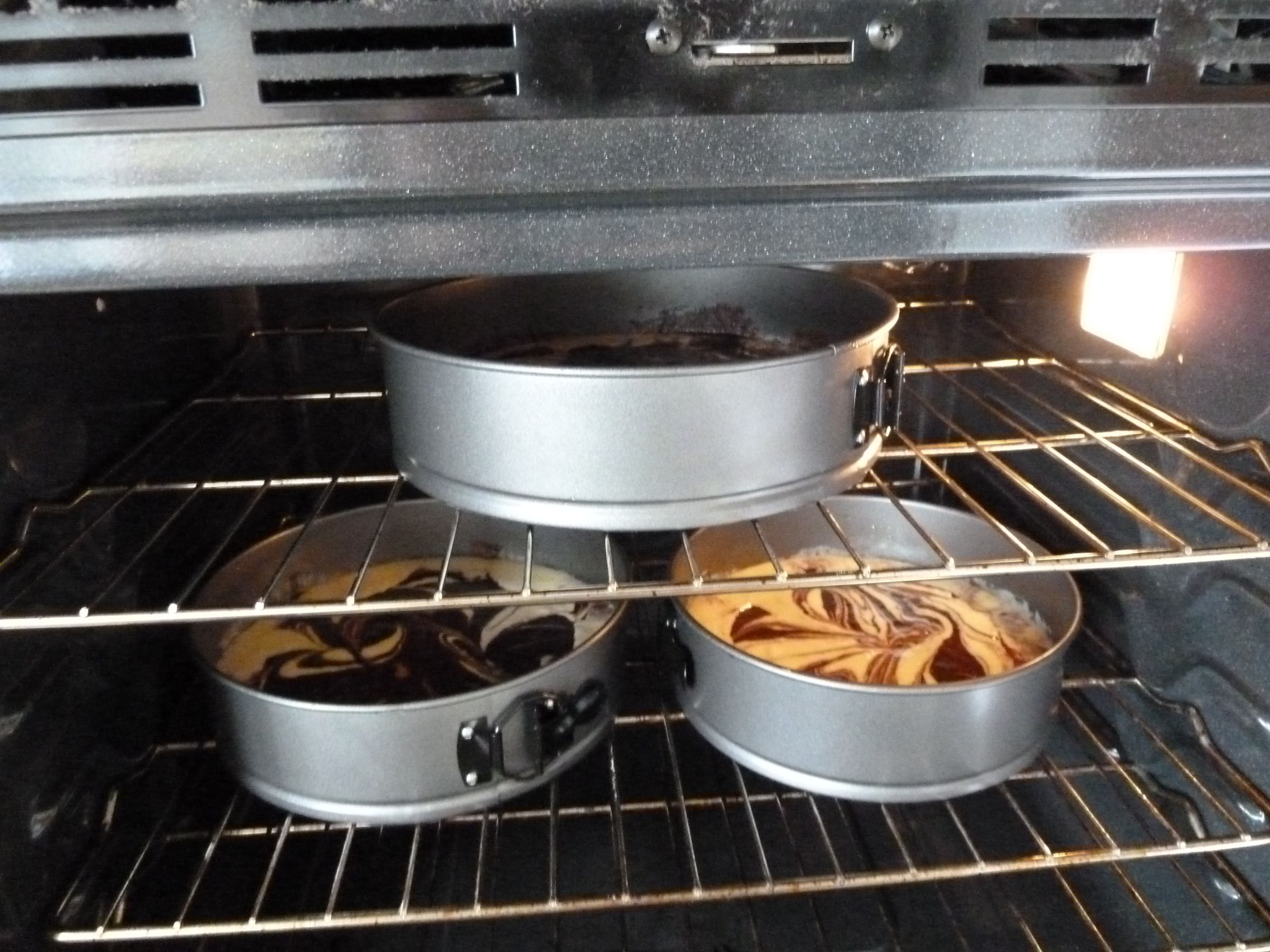 Chocolate Vanilla Swirl Cake : 5 Steps - Instructables