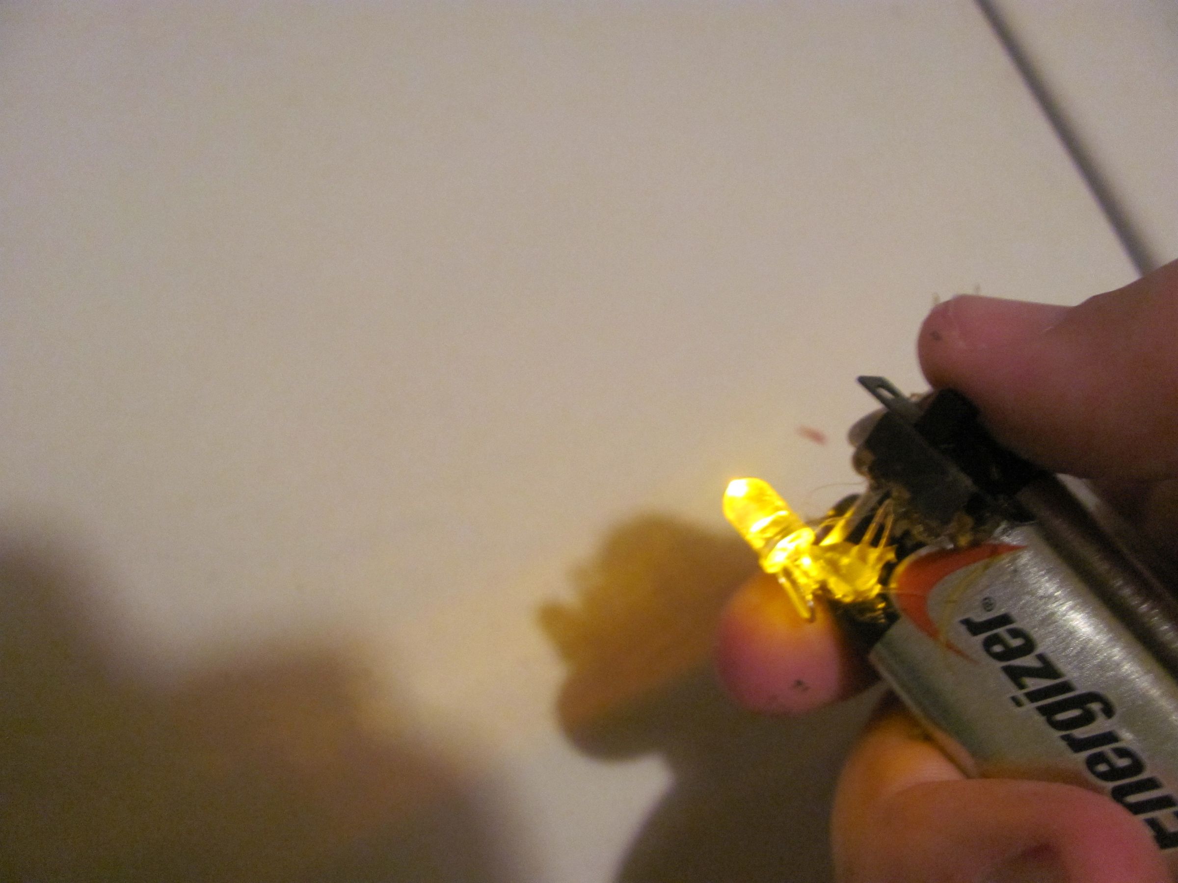 9v Battery LED Flashlight(No Solder Needed) : 3 Steps - Instructables