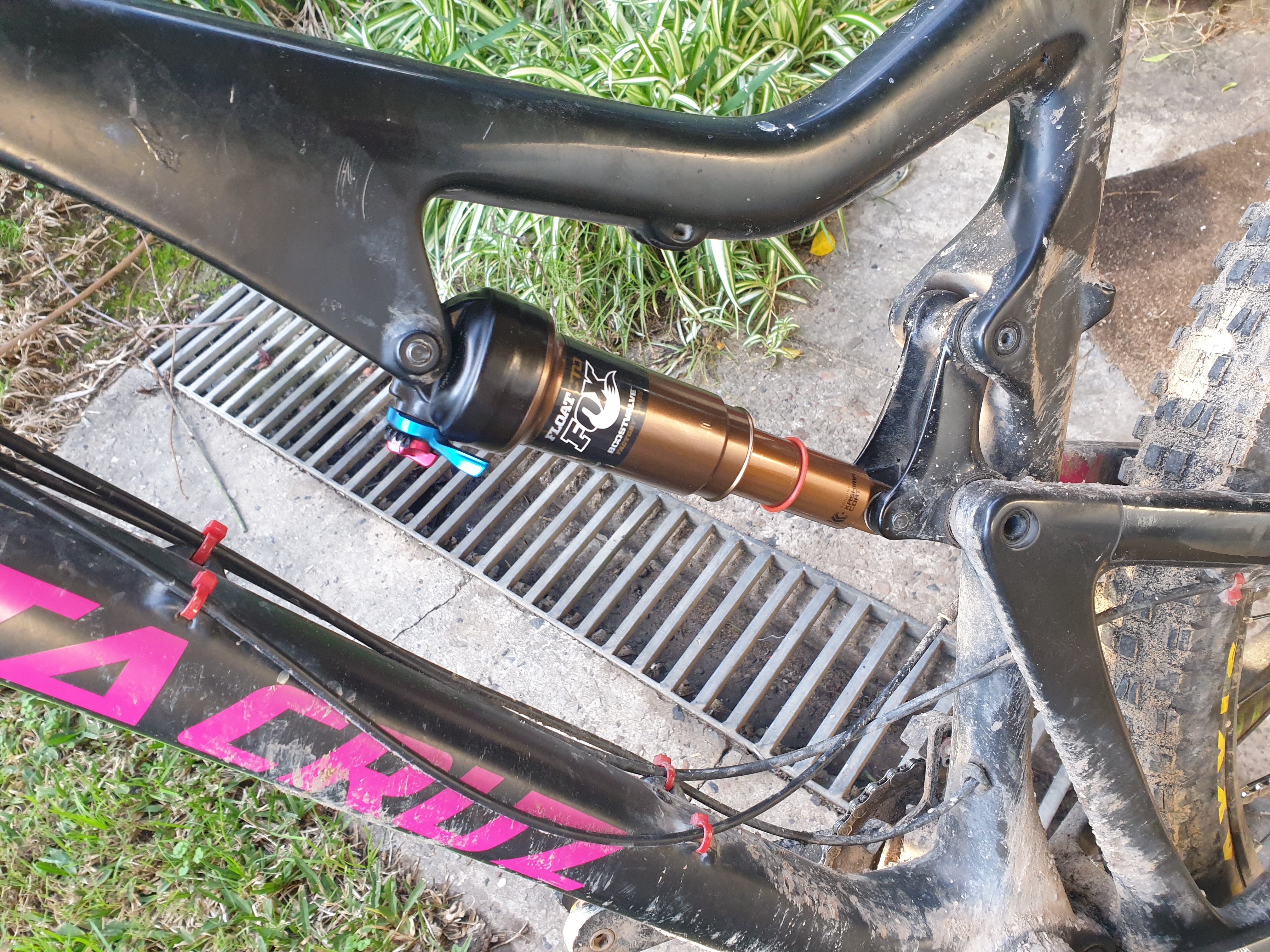 Pumping Up a 2013-2015 FOX FLOAT CTD Boost Valve Shock Damper After a ...