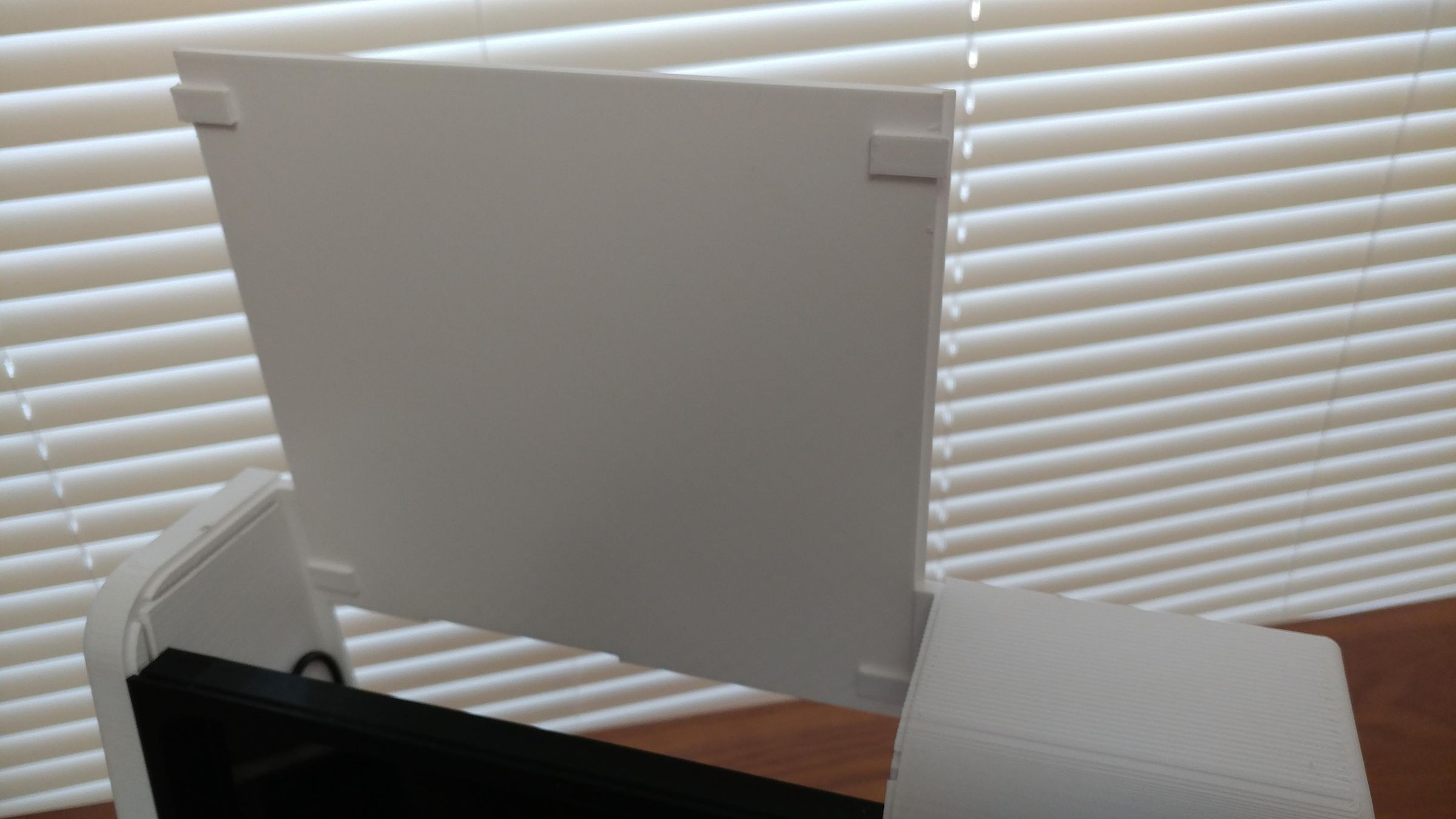 2:3 Scale VT100 Terminal Reproduction Facade Build : 7 Steps (with ...