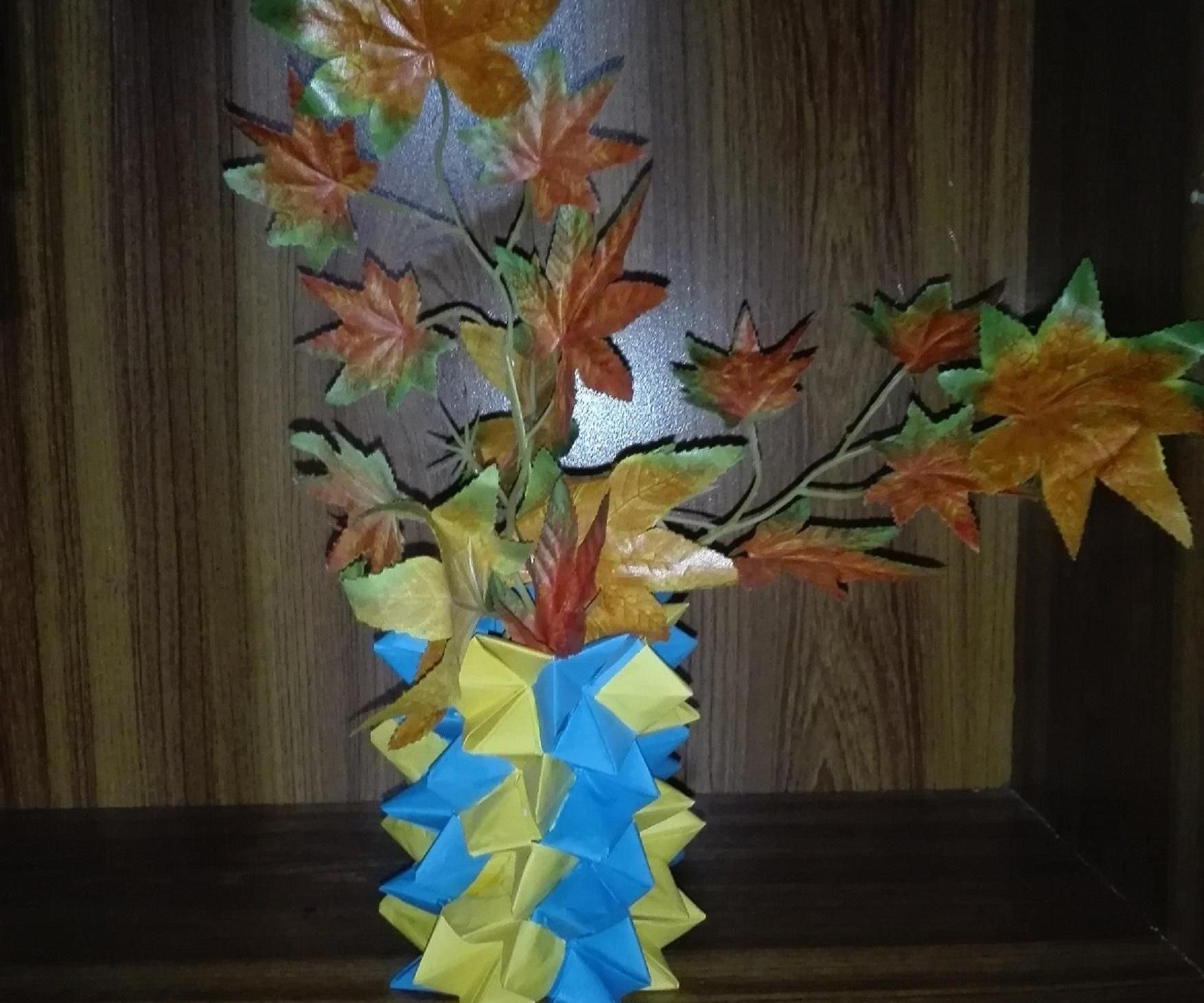How to Make Paper Vase|Paper Craft : 5 Steps - Instructables