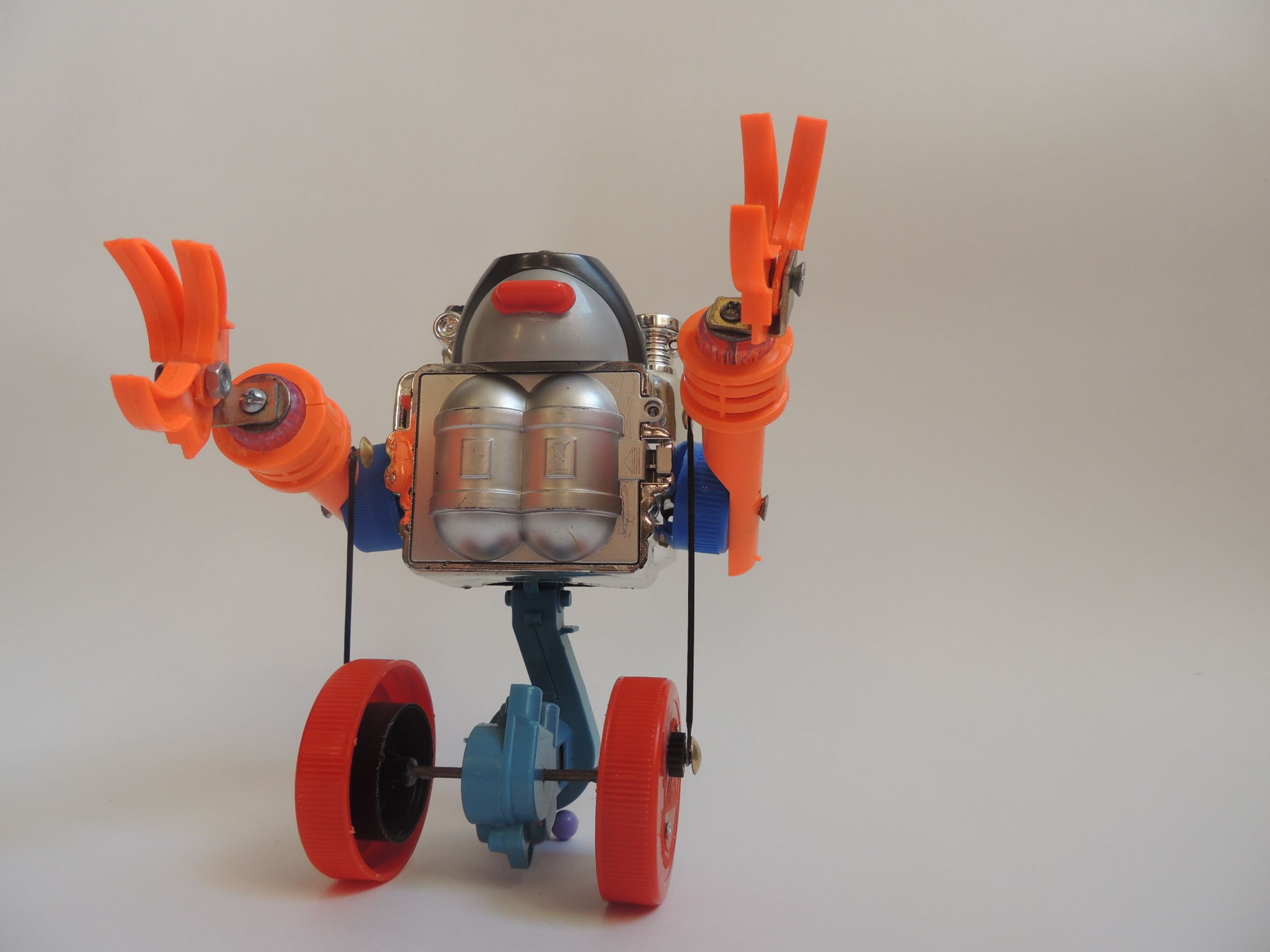 Roboto, the Wobbling Toy Robot (evolution of Randofo's "Wobbler") : 11 ...