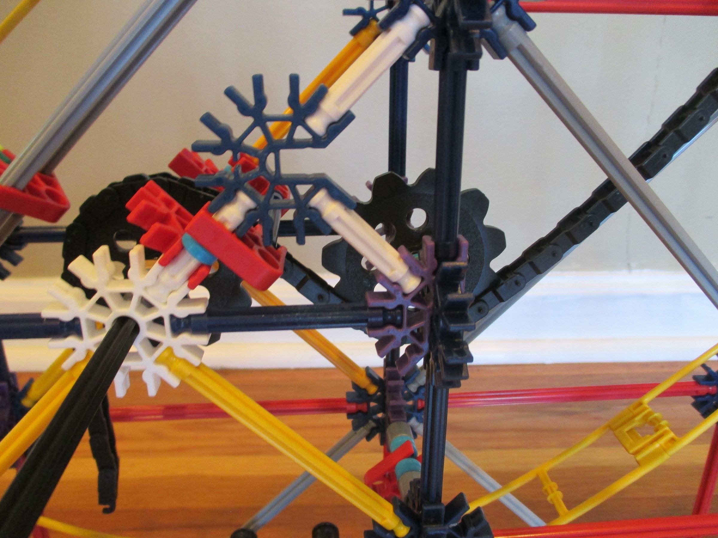 Rollercoaster Push Lift: a K'nex Ball Machine Lift : 8 Steps ...