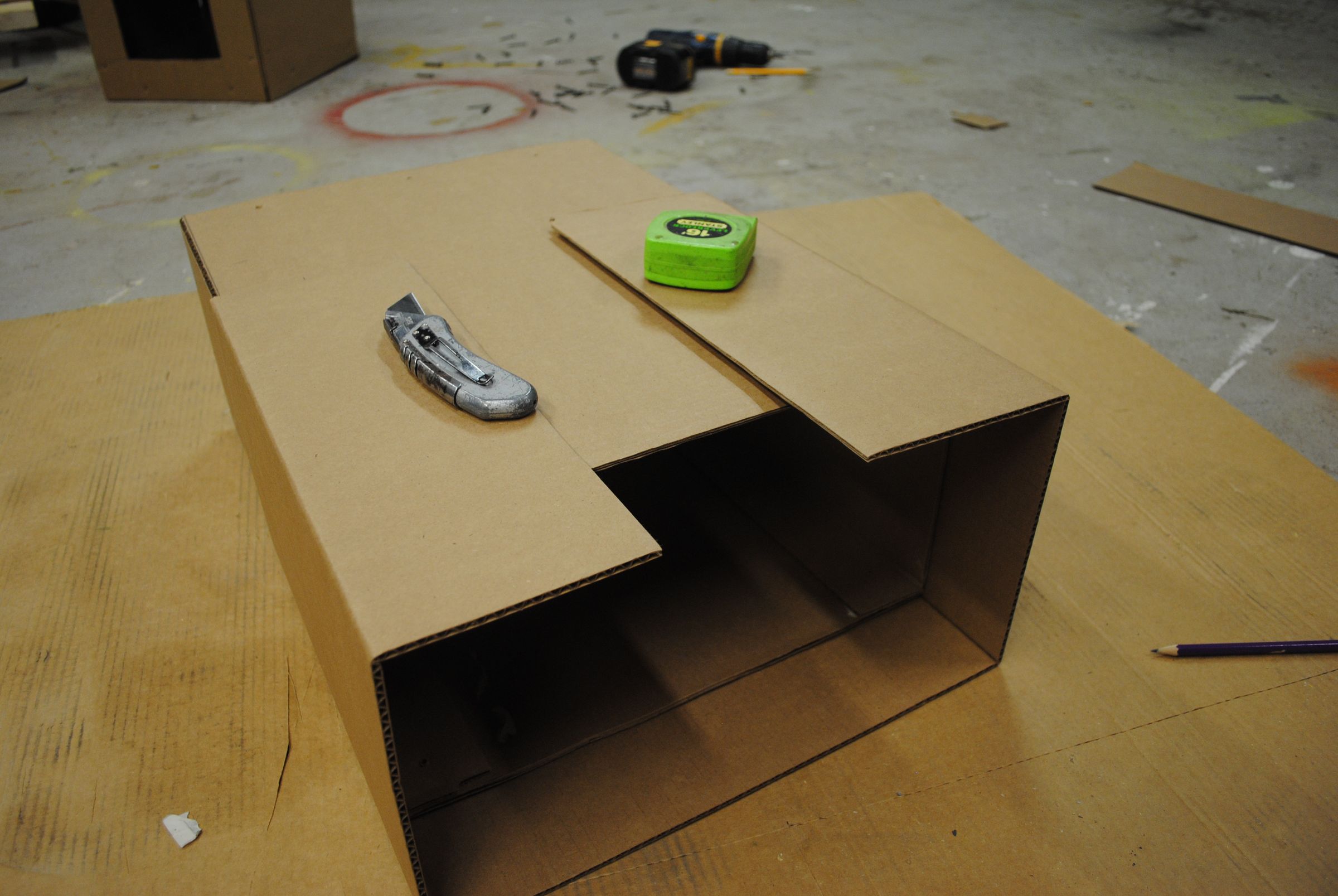Telescoping Minecraft Creeper Costume : 7 Steps (with Pictures ...