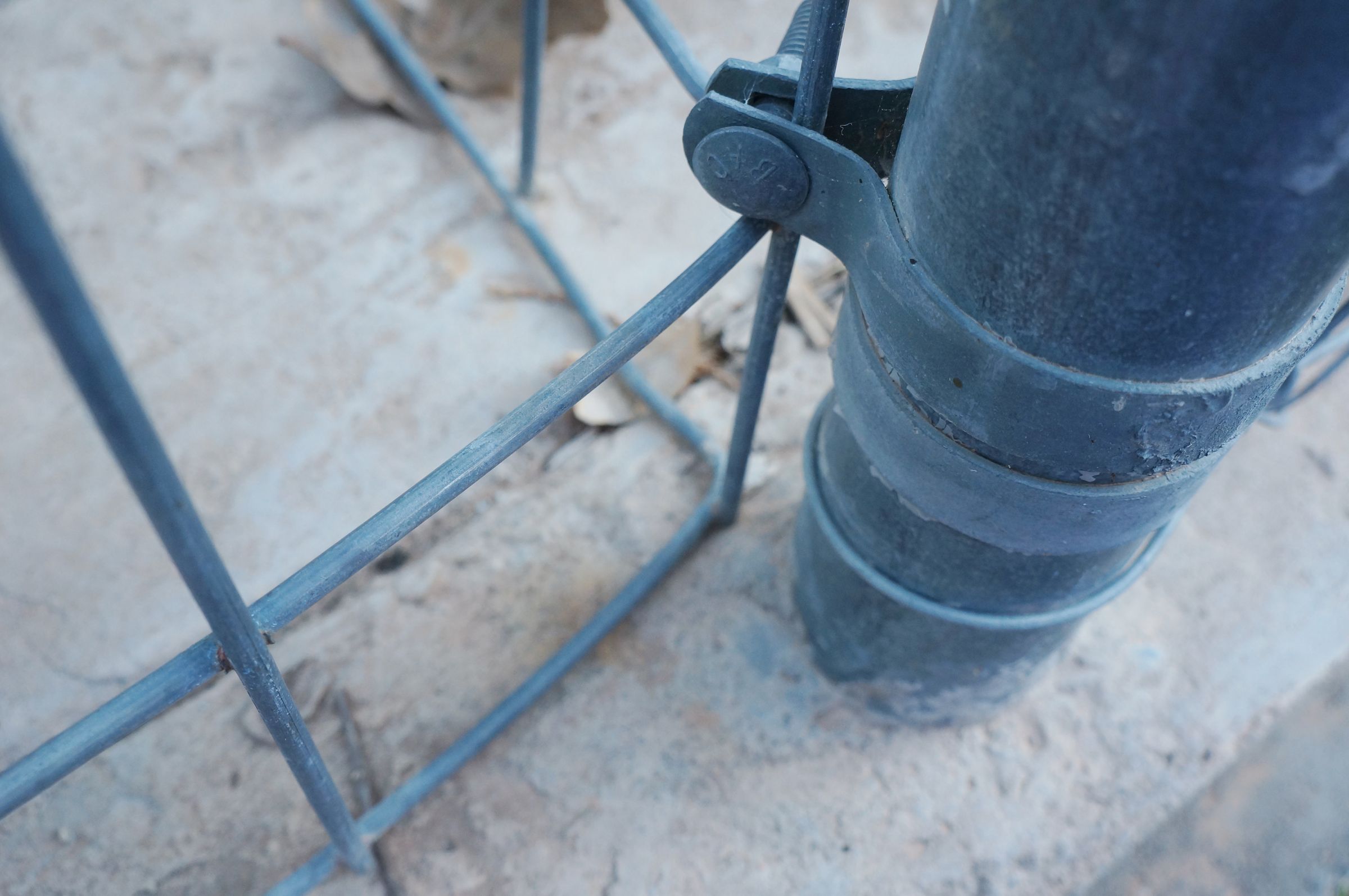 Cheap Easy Dog Run to Build : 6 Steps - Instructables