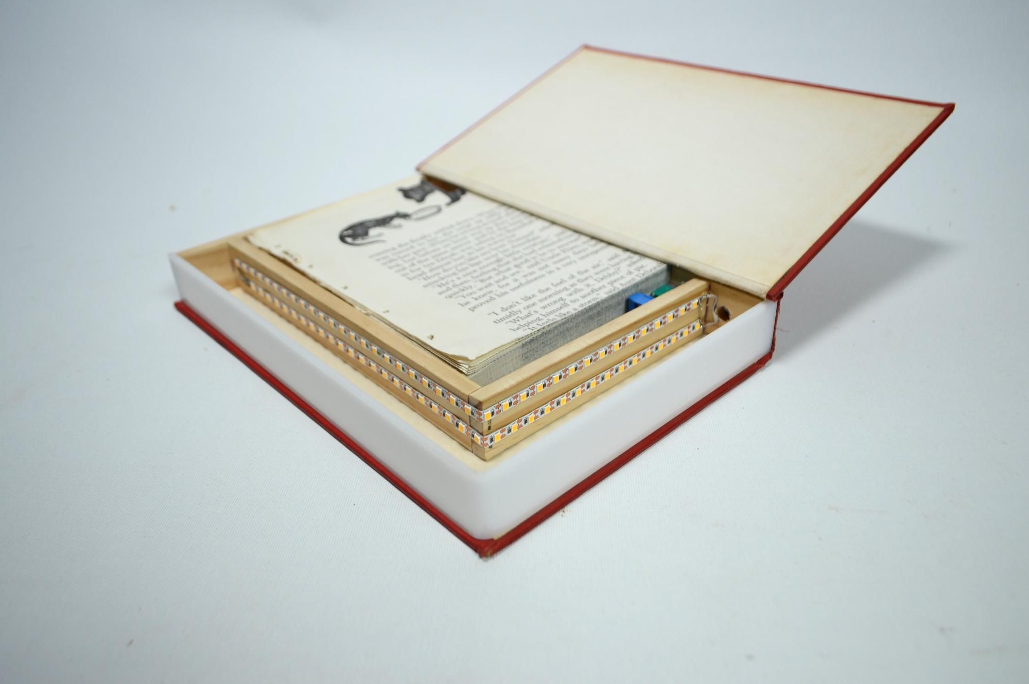 Book Light Inside a Book! : 11 Steps (with Pictures) - Instructables