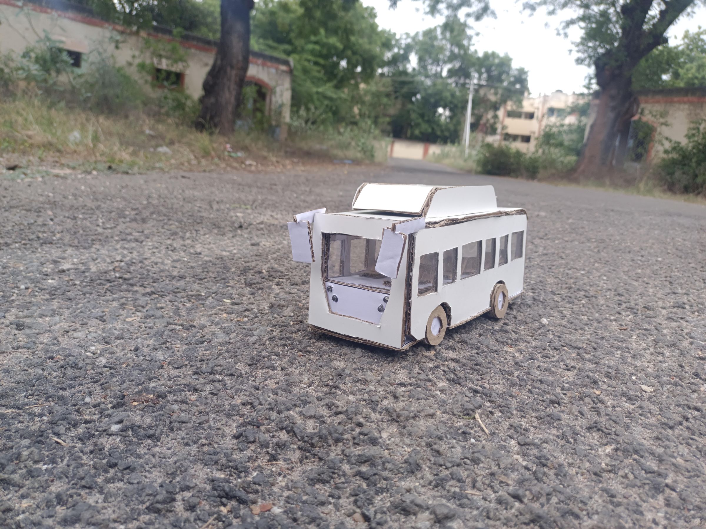 Cardboard Bus: Ride Into Imagination! : 11 Steps (with Pictures ...