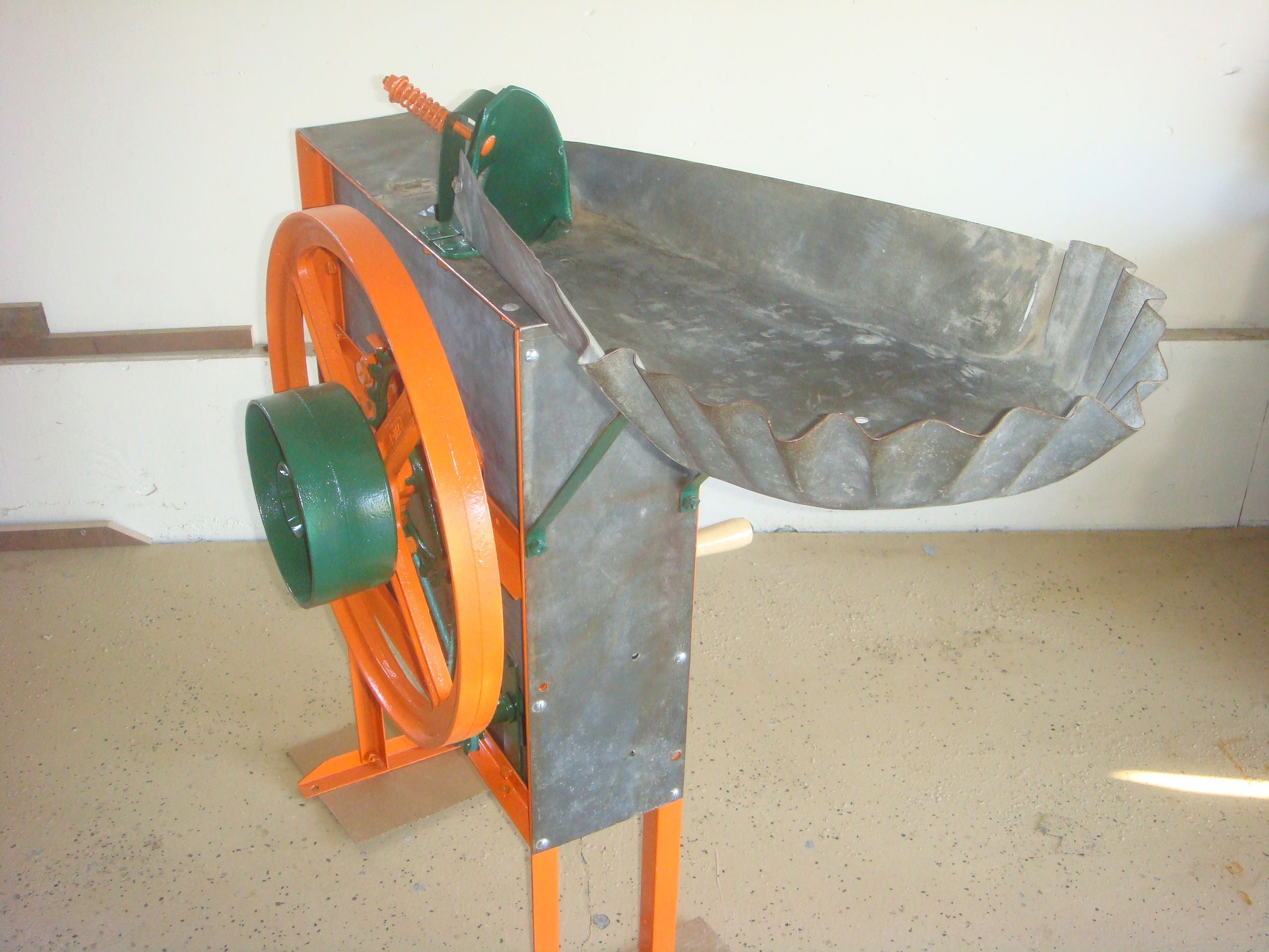 Reconditioning New Idea Corn Sheller : 8 Steps (with Pictures ...