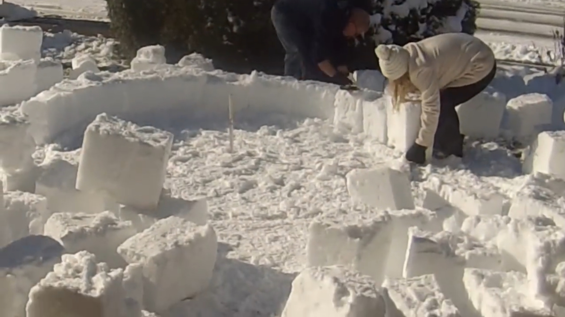 Ice Igloo : 10 Steps (with Pictures) - Instructables