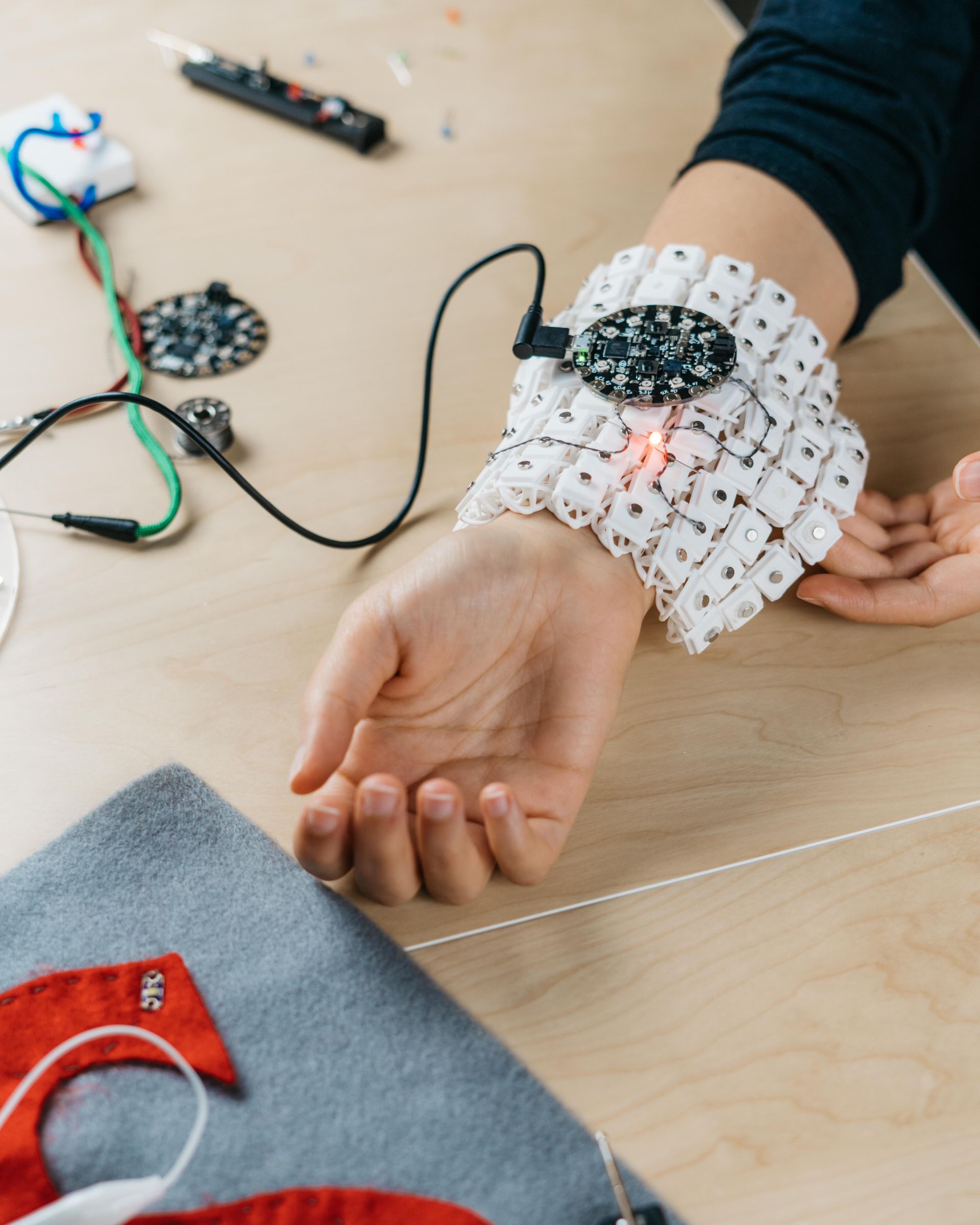 The ThreadBoard V4: Flexible E-Textile Prototyping Board : 4 Steps ...