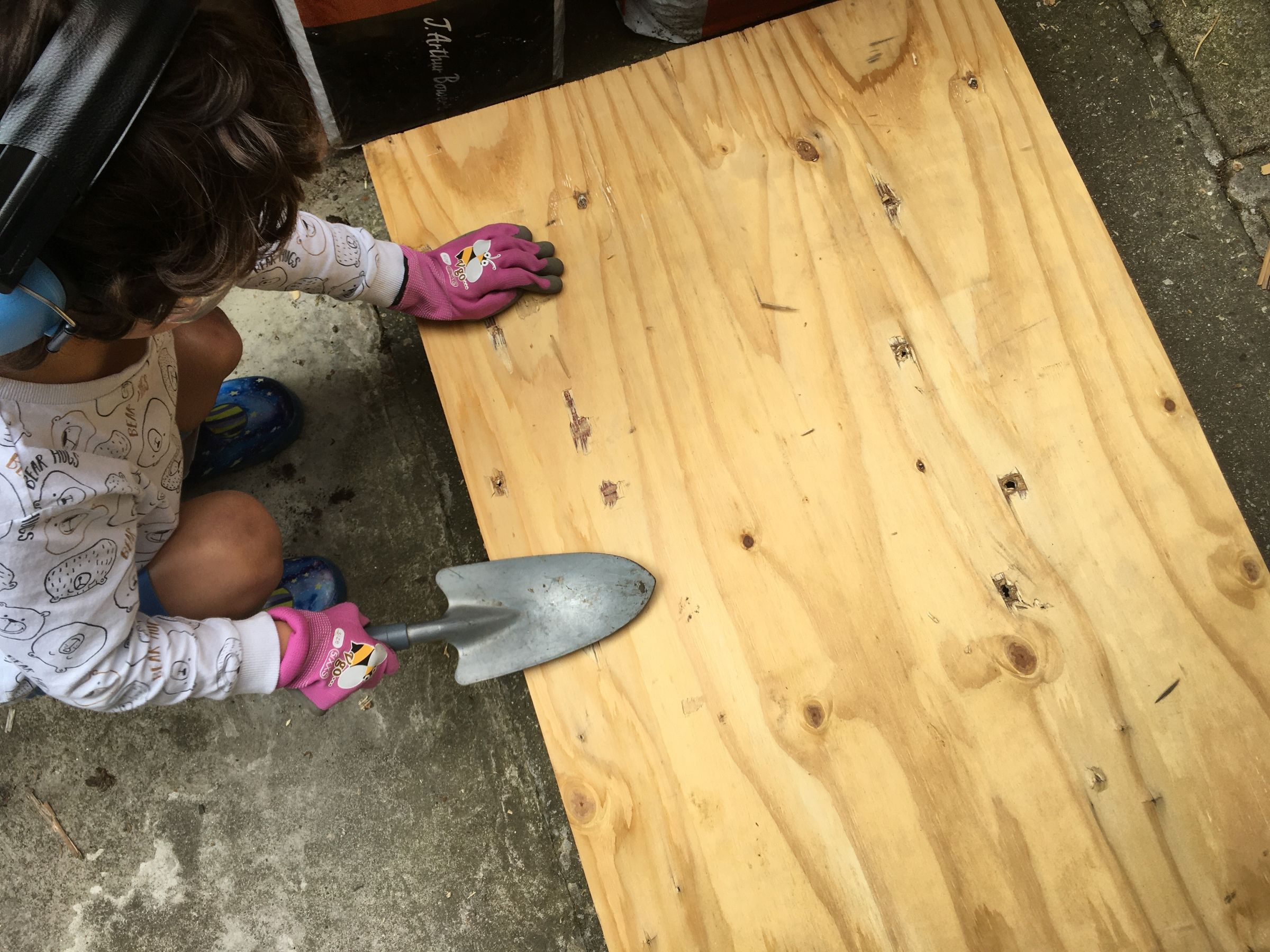 Quick & Cheap Outdoor Water Tray for Kids : 16 Steps (with Pictures ...
