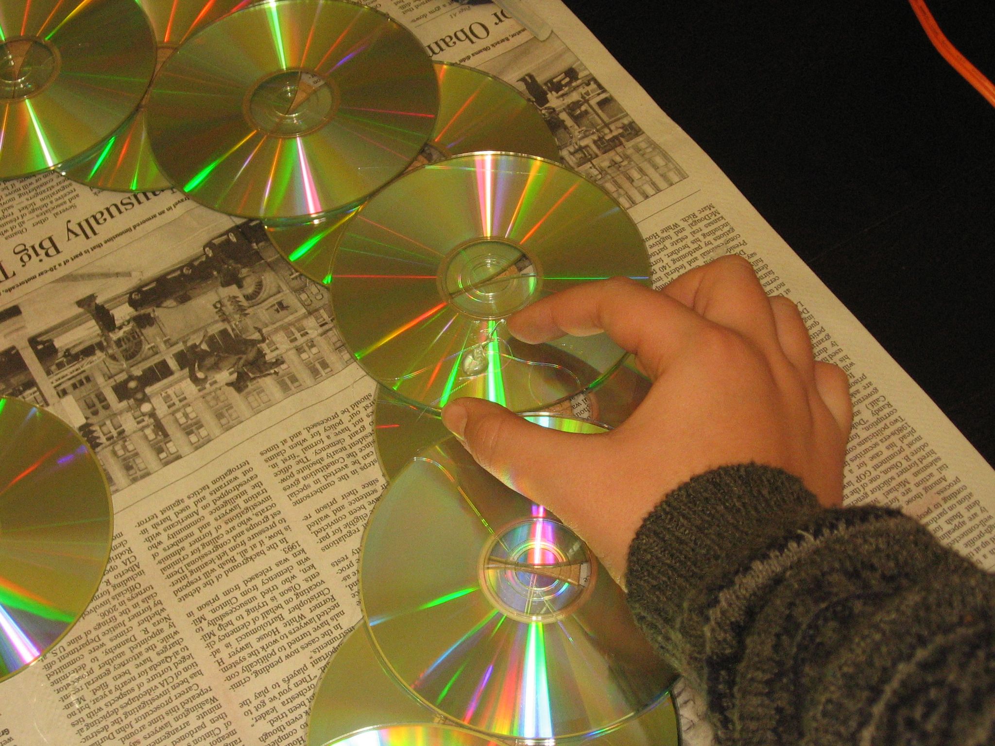 CD Wreath : 5 Steps - Instructables