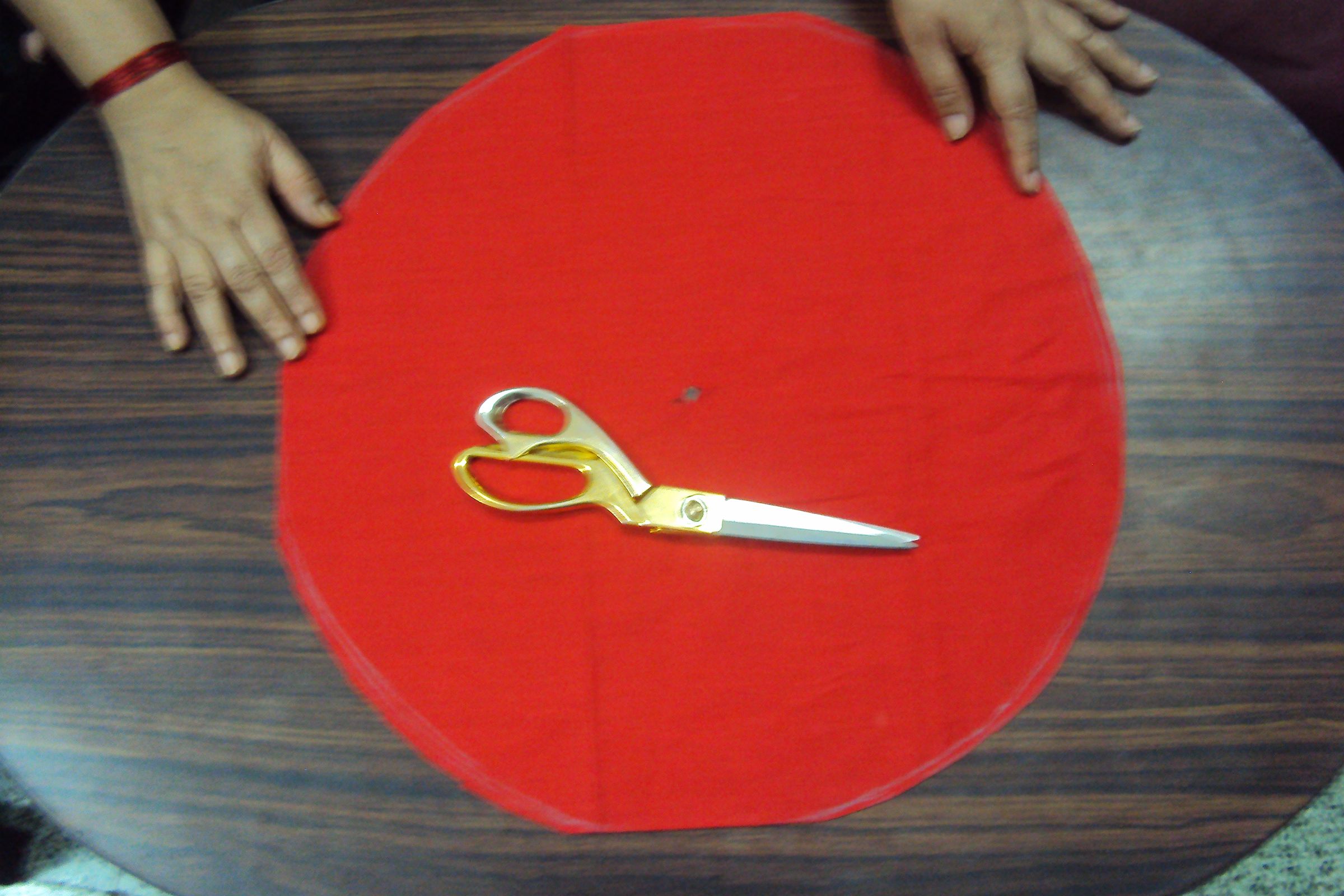 CARDBOARD ROTATING CENTERPIECE : 13 Steps (with Pictures) - Instructables