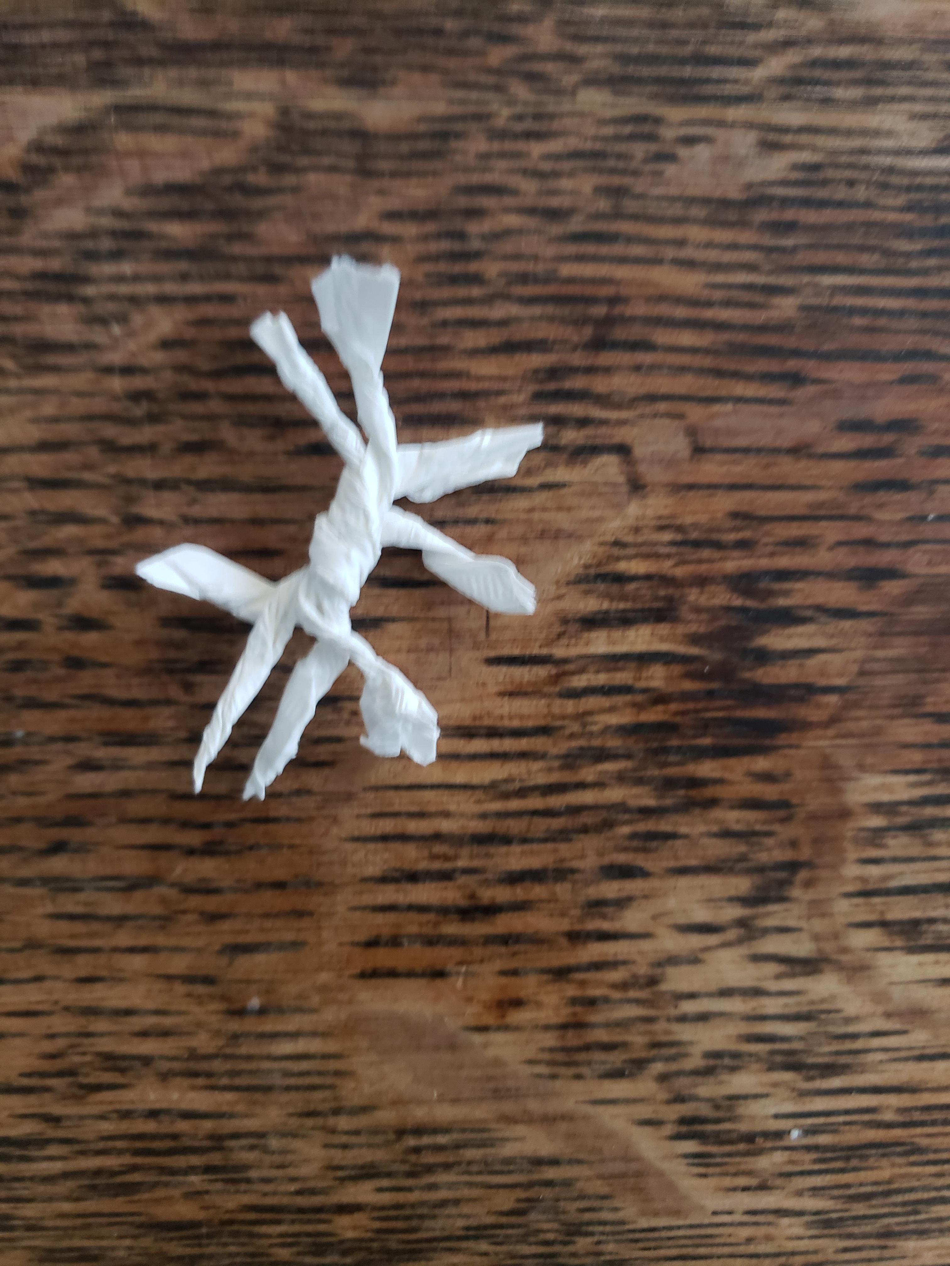 Straw Wrapper Magic Moving Spider : 4 Steps - Instructables