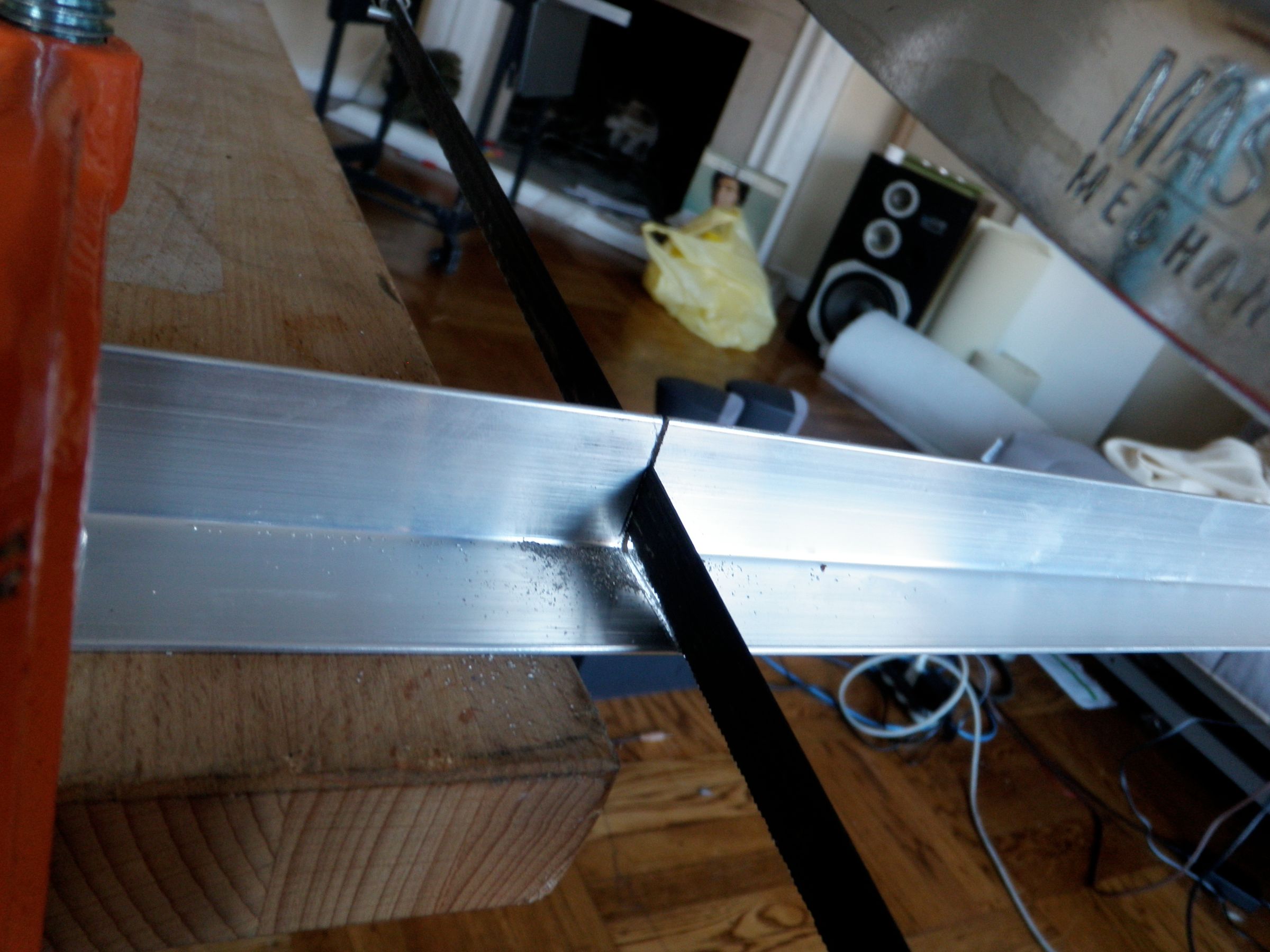Basic Work Table : 9 Steps - Instructables
