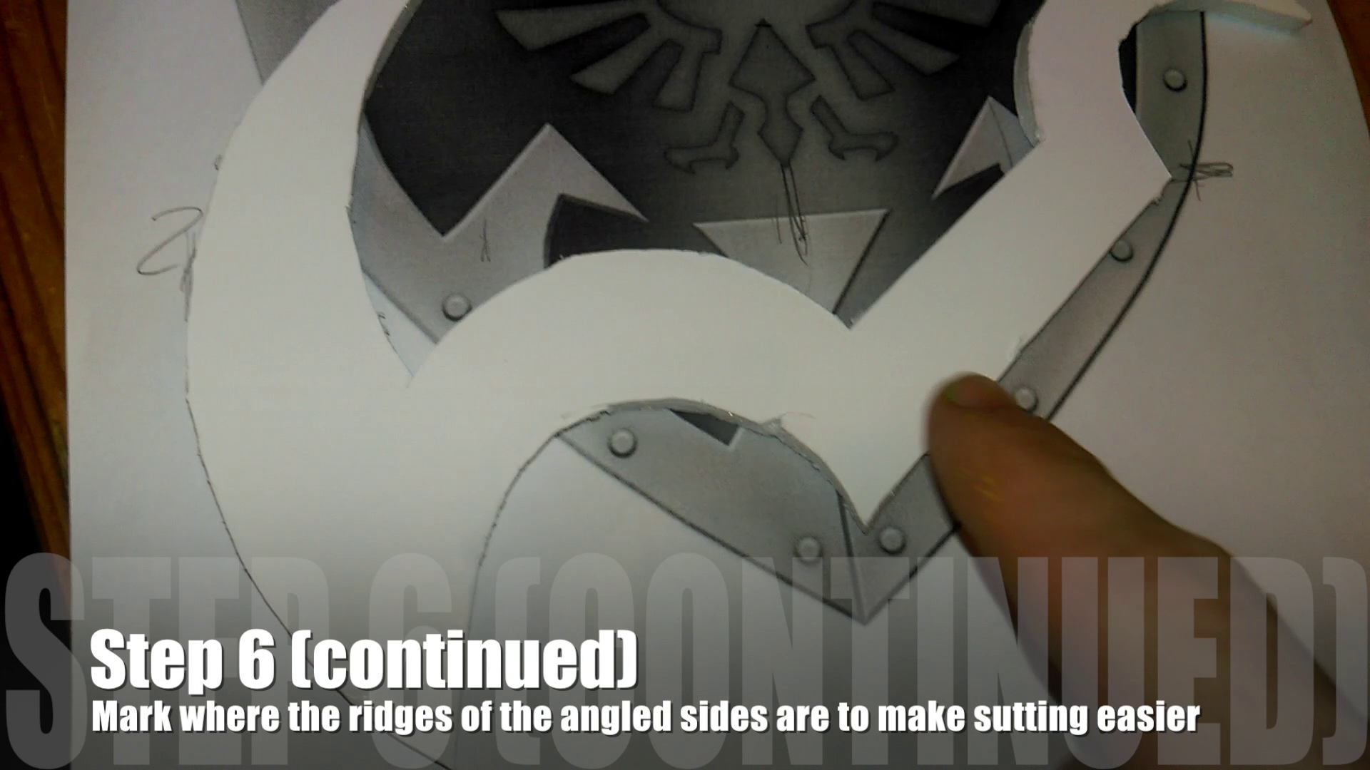 Legend of Zelda Hylian Shield : 11 Steps - Instructables