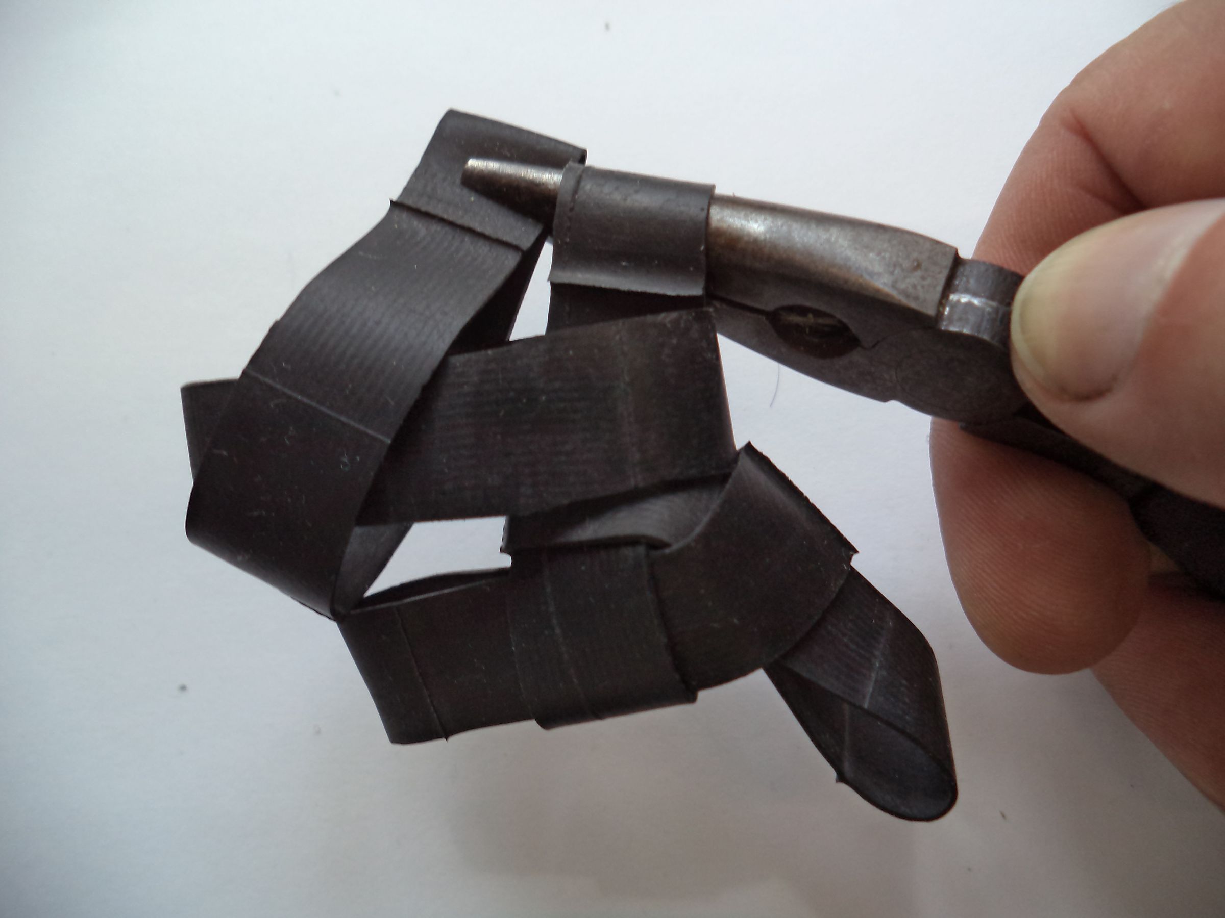 Backpack Cargo Net From Inner Tubes : 26 Steps (with Pictures ...