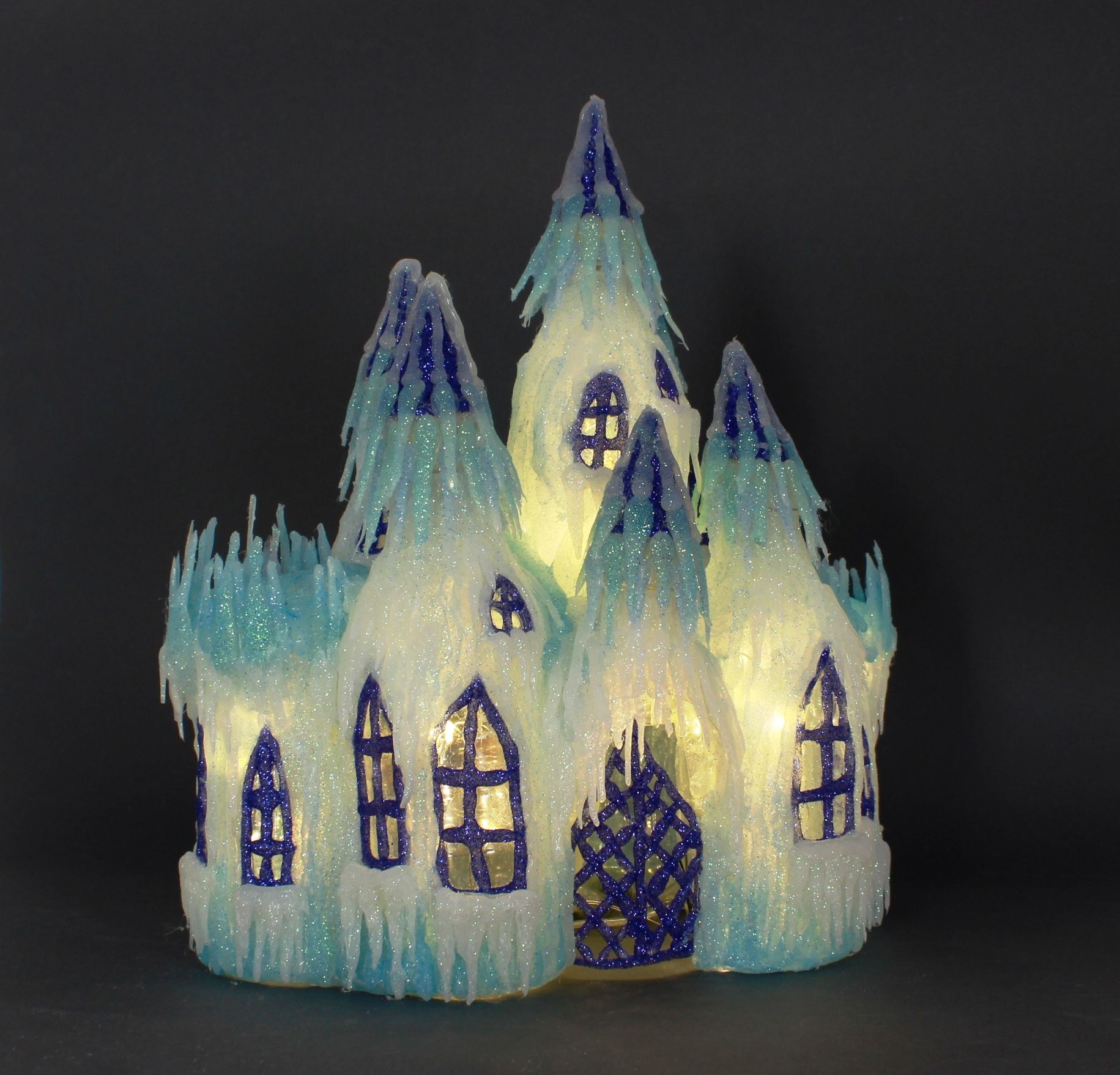 DIY Frozen Castle Using Plastic Bottles and Hot Glue : 5 Steps (with ...