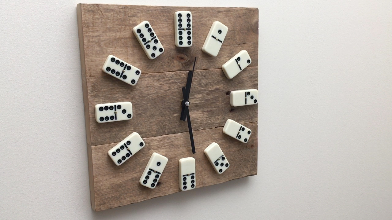 DIY: Domino Clock From Pallet Wood : 8 Steps (with Pictures) - Instructables