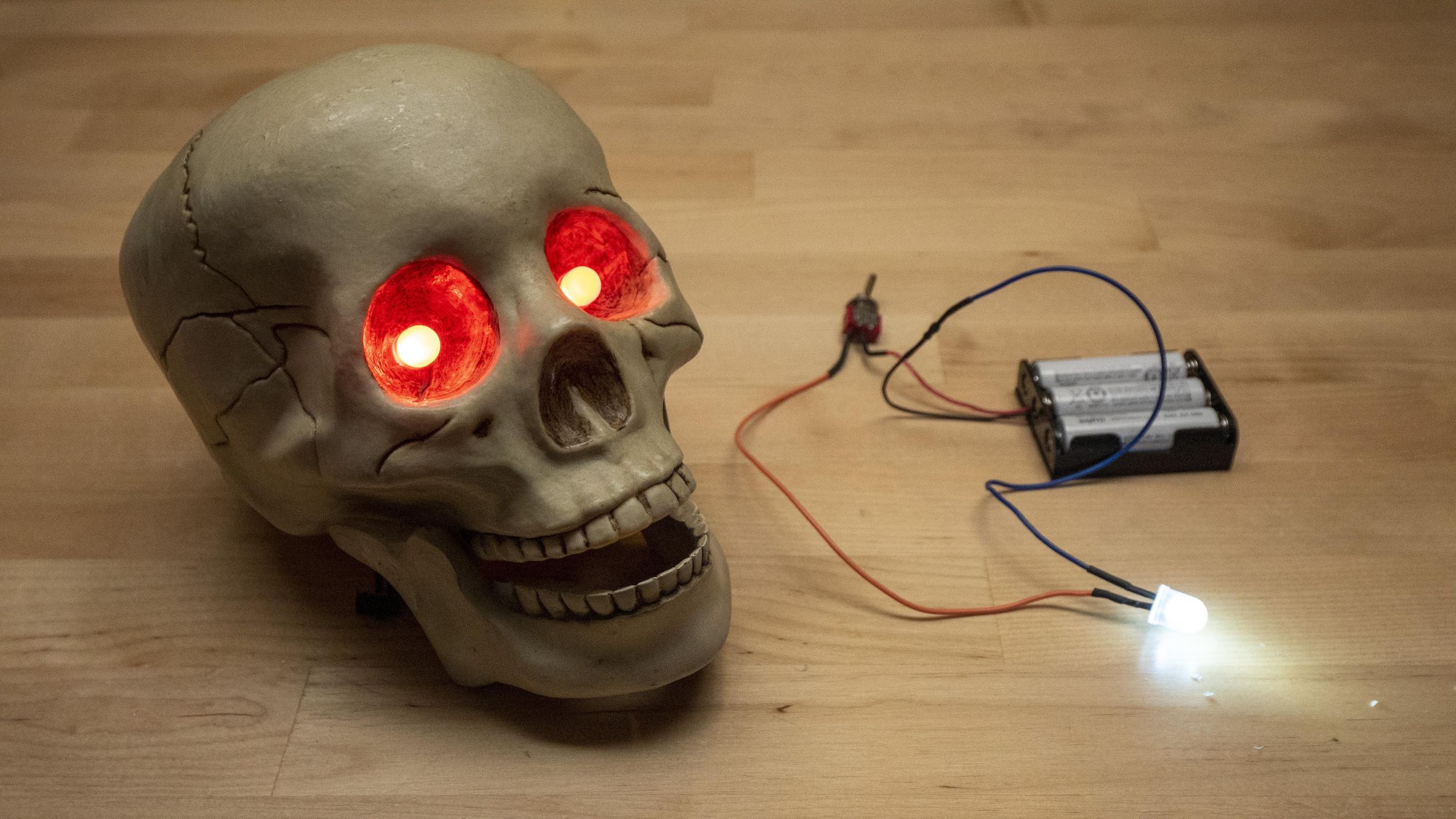 Easy LED Circuit : 5 Steps (with Pictures) - Instructables