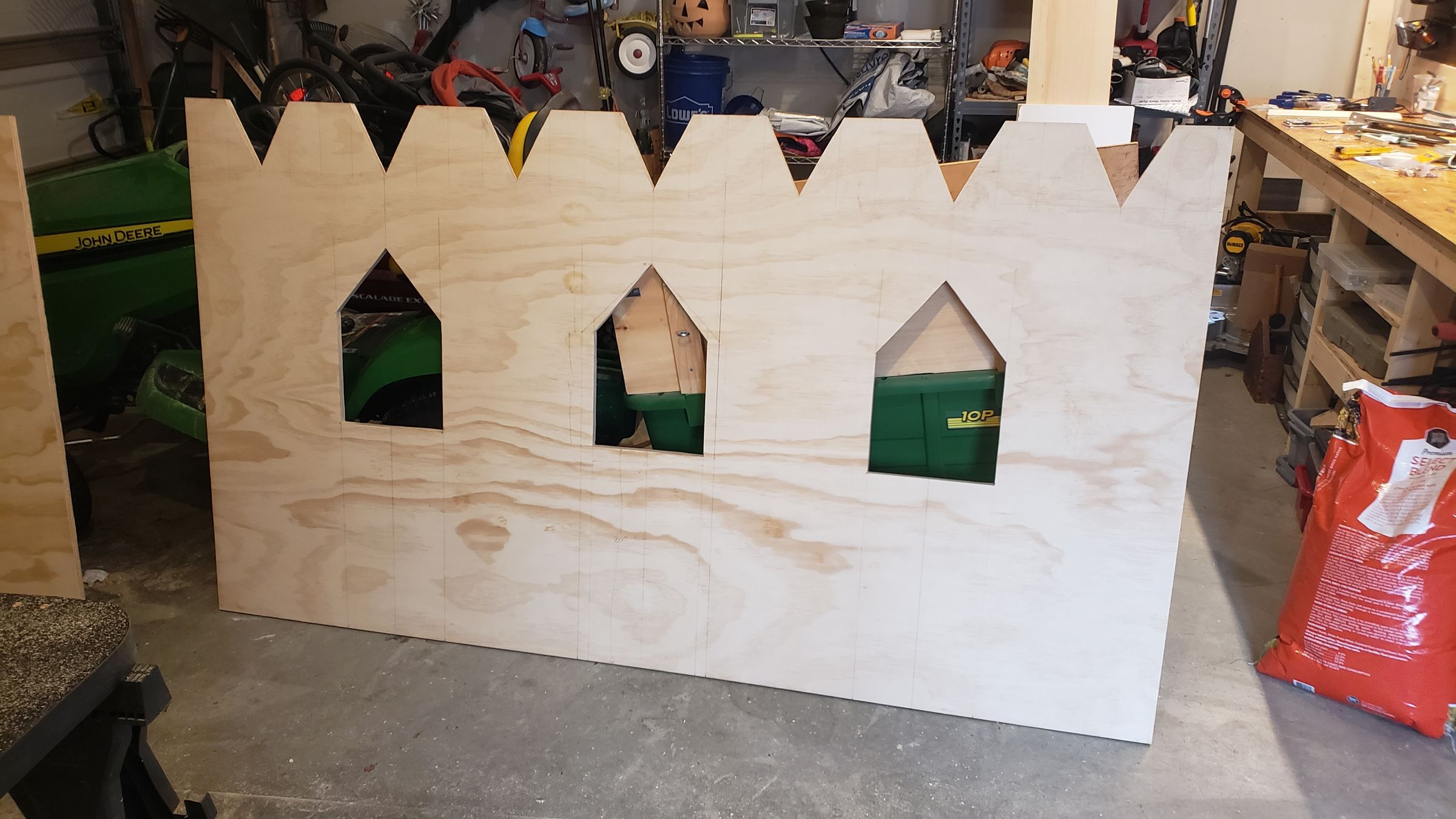 Under-the-Stairs Elsa Ice Castle : 13 Steps (with Pictures) - Instructables