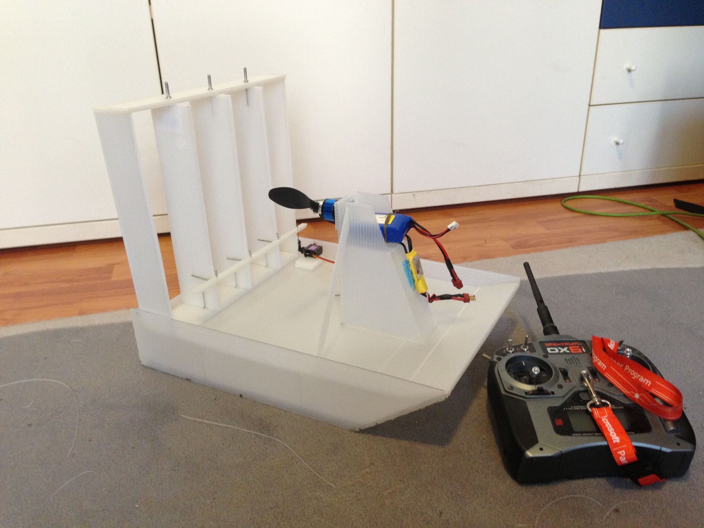 Coreflute RC Airboat : 6 Steps - Instructables