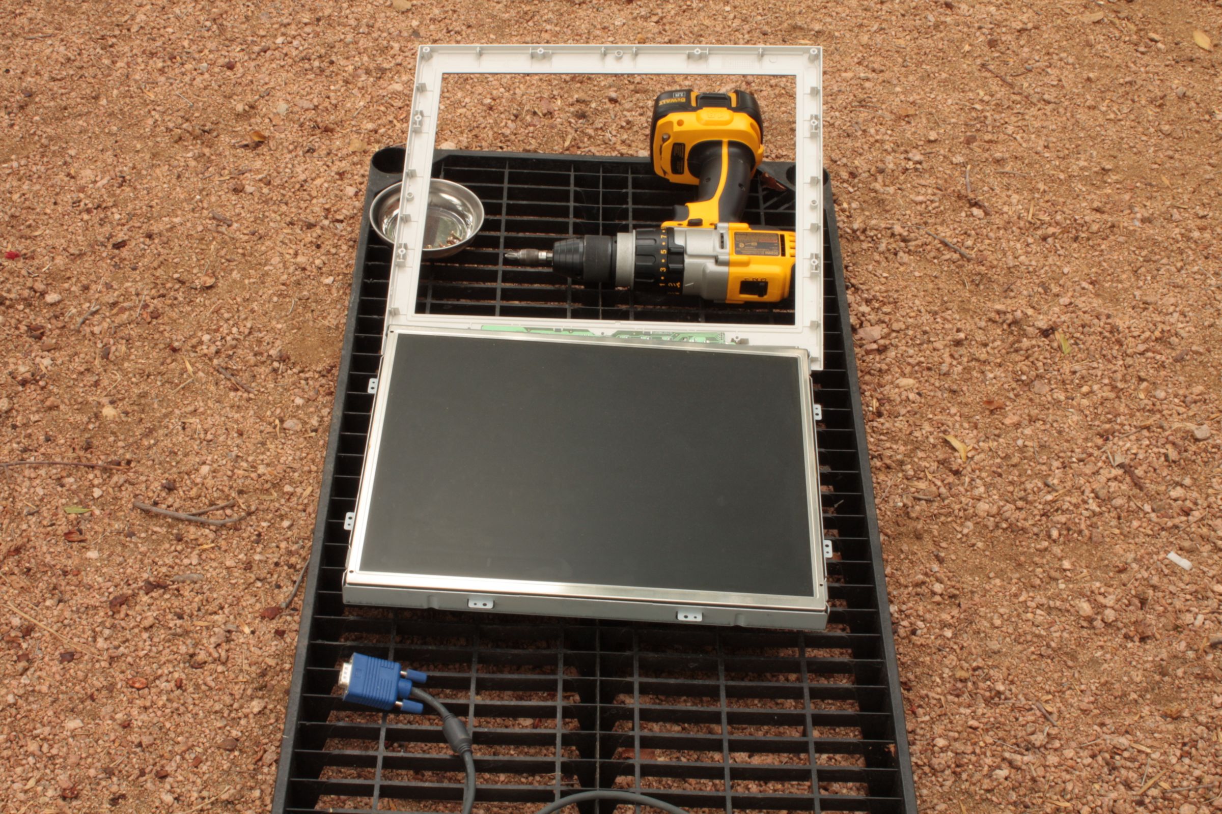 Privacy Monitor Hacked From an Old LCD Monitor : 7 Steps (with Pictures ...