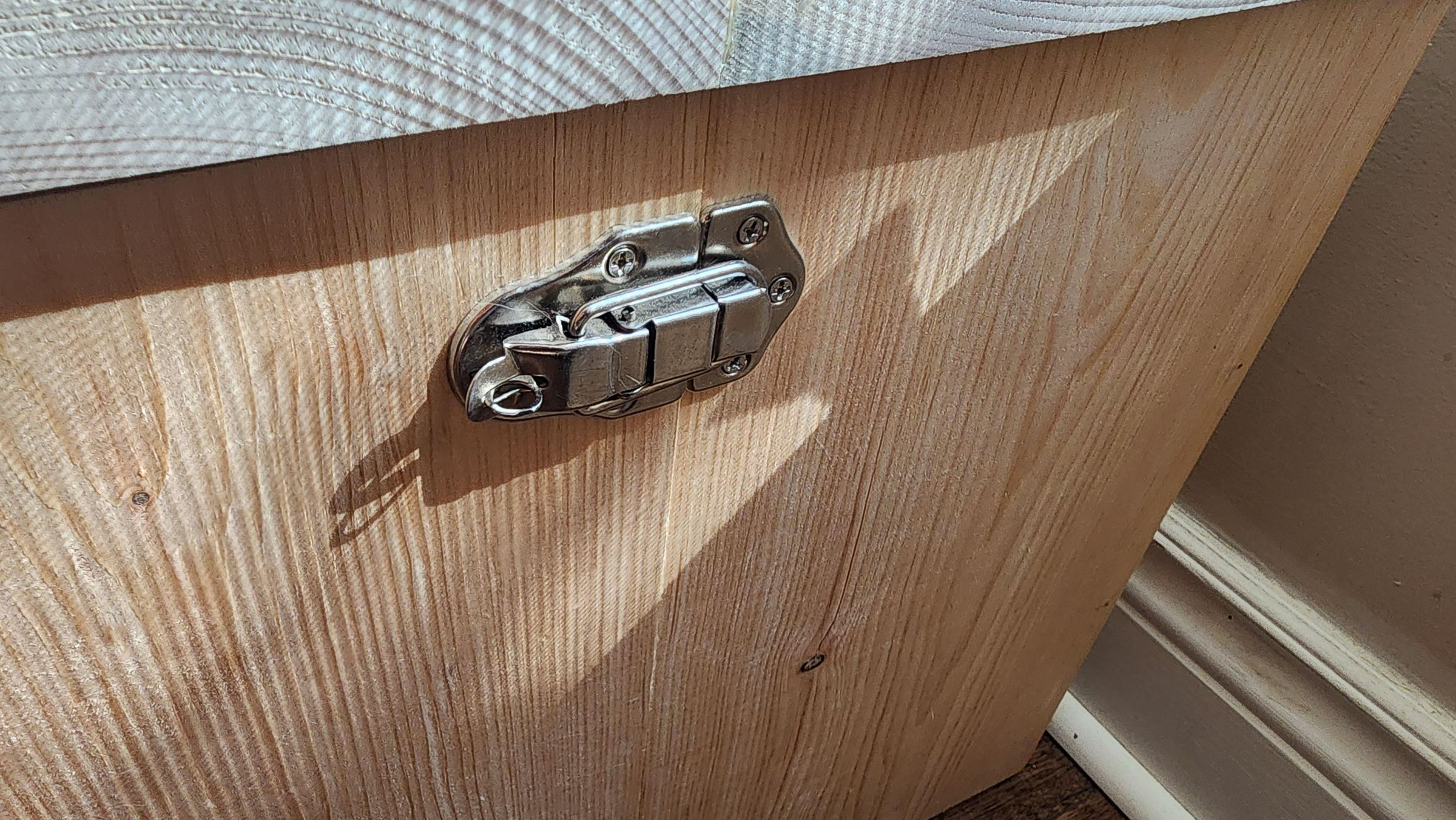 Fold Up Bed in a Box - Spare Bed : 6 Steps (with Pictures) - Instructables