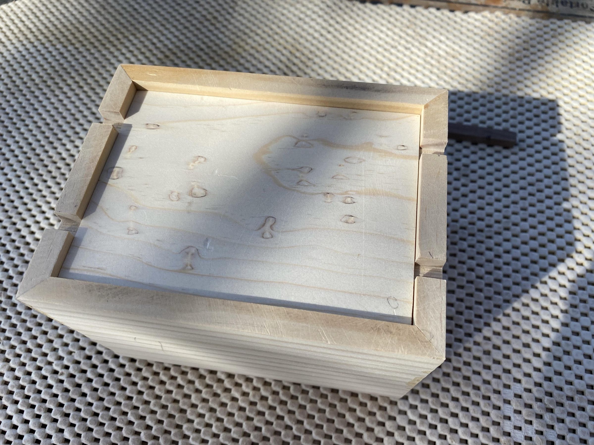 Suspended Box Lid : 7 Steps (with Pictures) - Instructables
