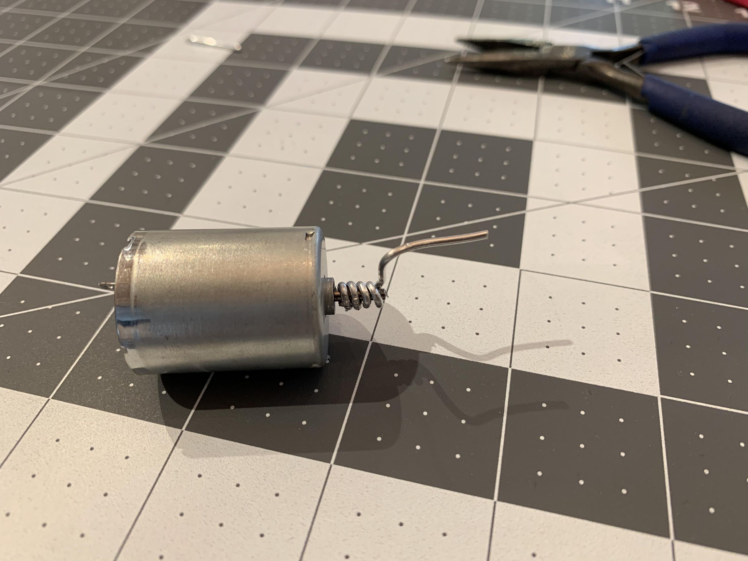 Create an Angler Fish Robot That Cruises and Lights Up! : 9 Steps (with ...