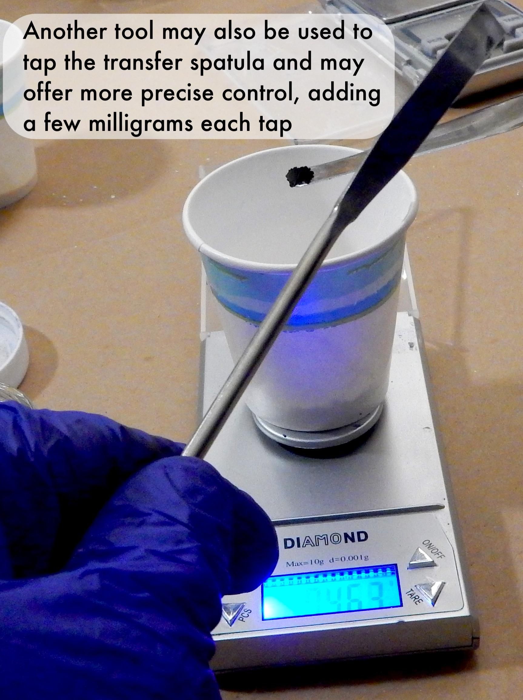 Weighing Small Quantities of Compounds With Digital Scales : 5 Steps ...