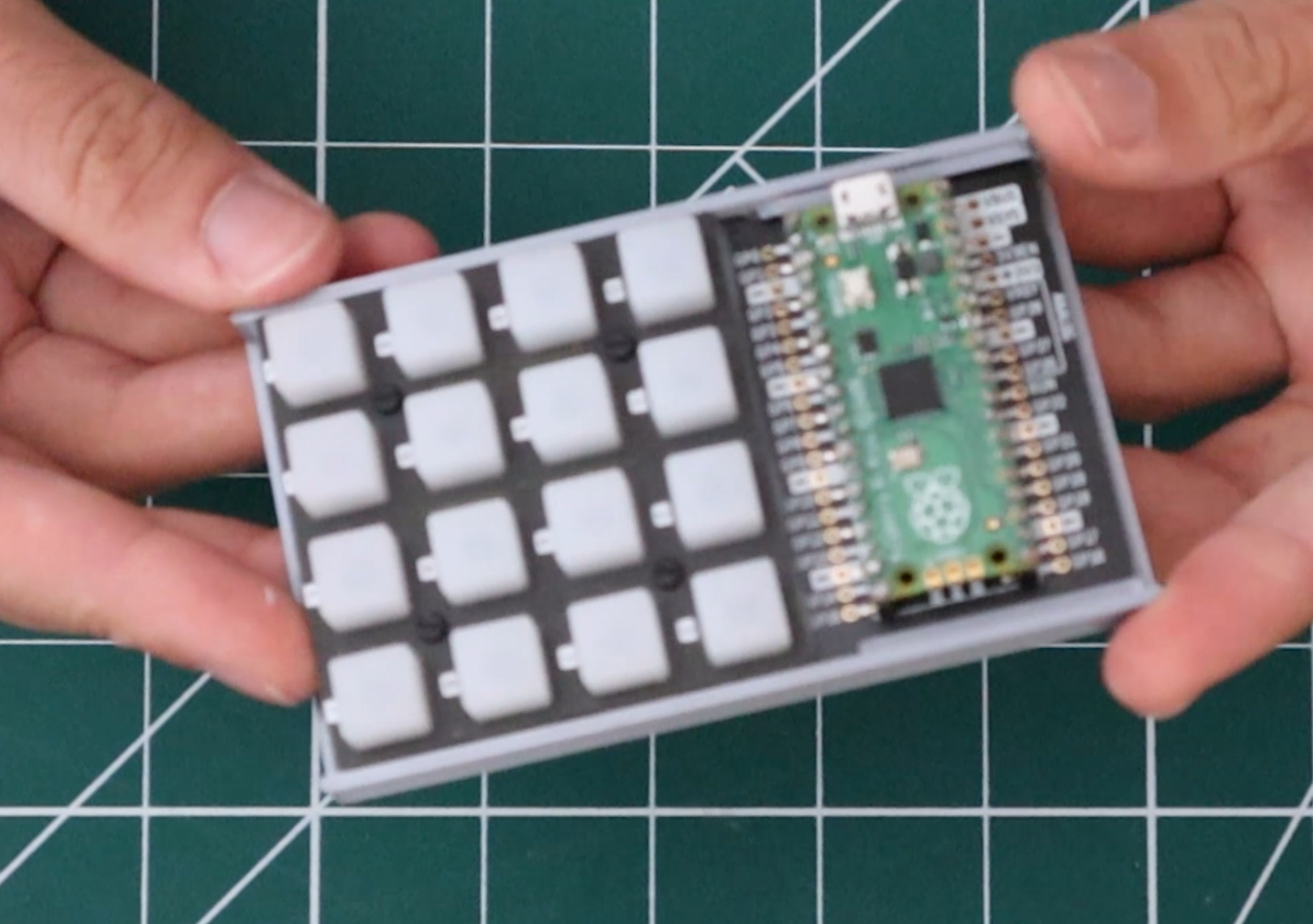 Raspberry Pi Pico Macropad / Keypad : 4 Steps - Instructables