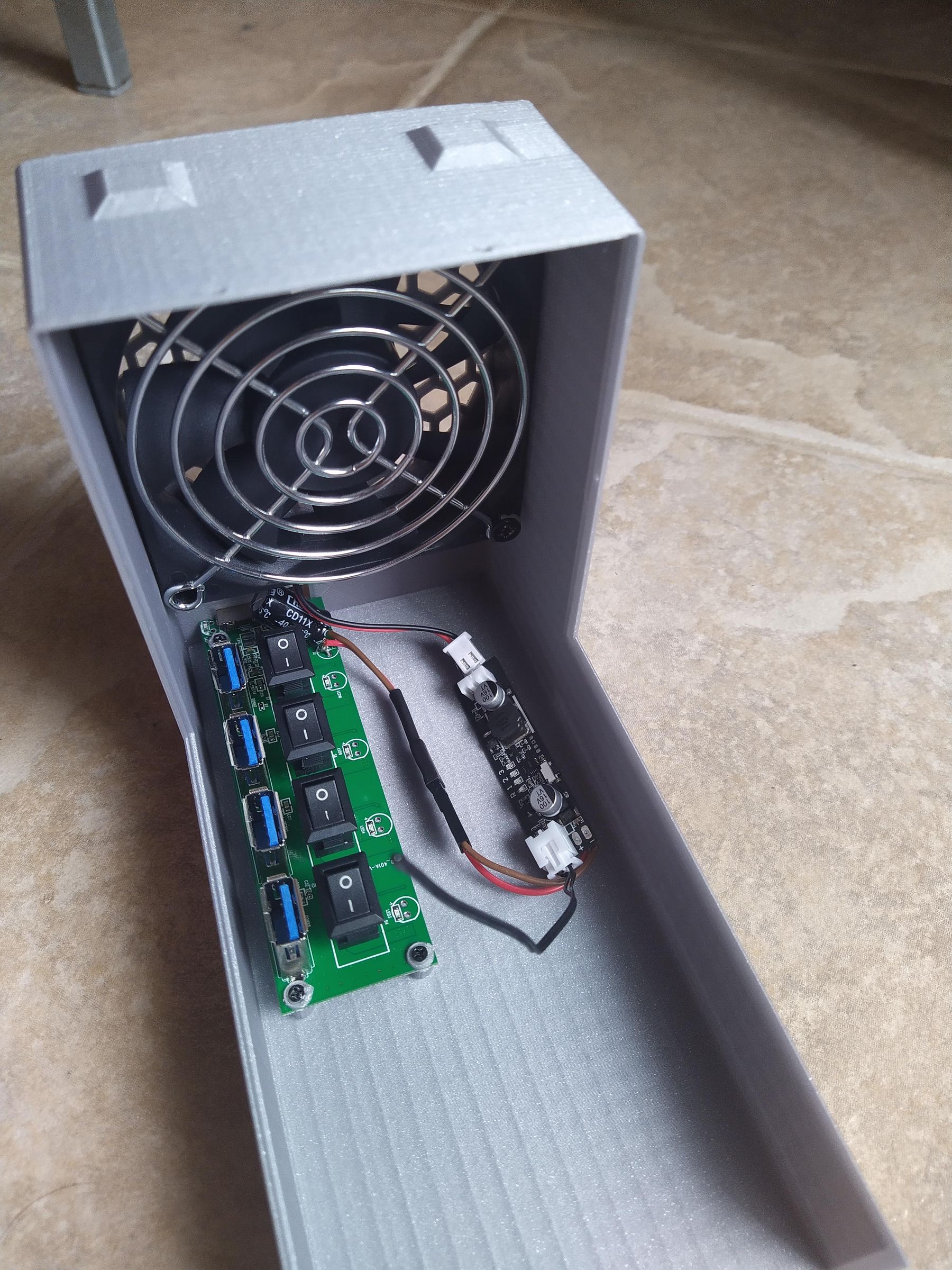 PoorNAS: DIY USB JBOD Hotswap Storage 4 Bay 2.5" 20TB HDD Enclosure : 6 ...