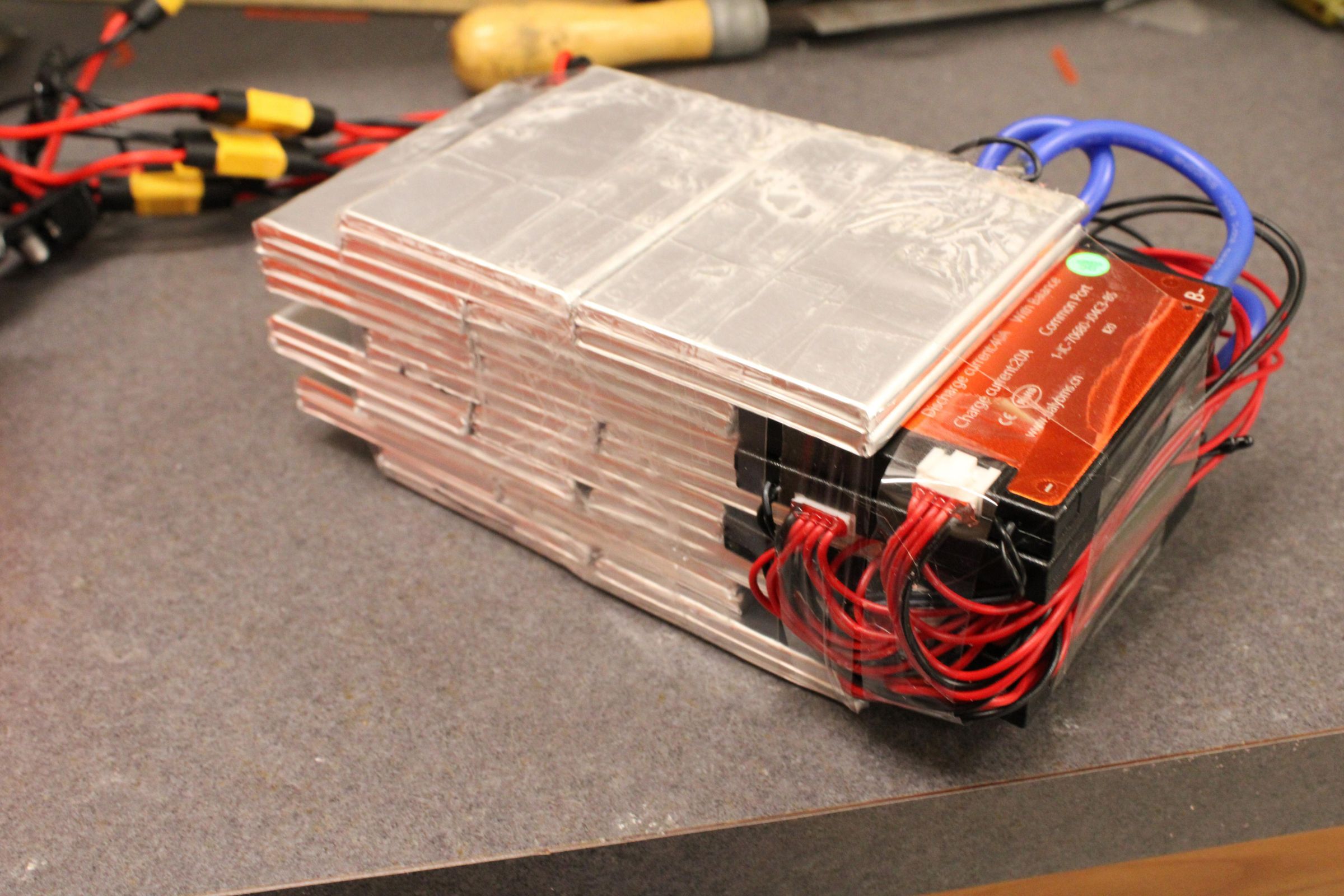 Massive USB Battery Bank Made From Recycled Chromebook Batteries : 9 ...