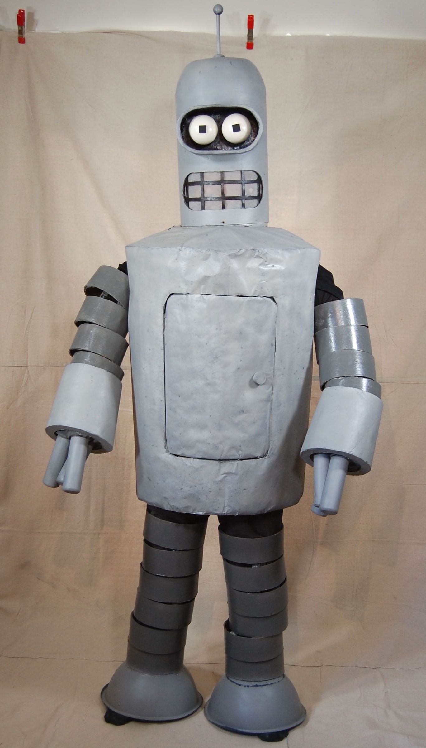 Bender - Costume : 16 Steps (with Pictures) - Instructables