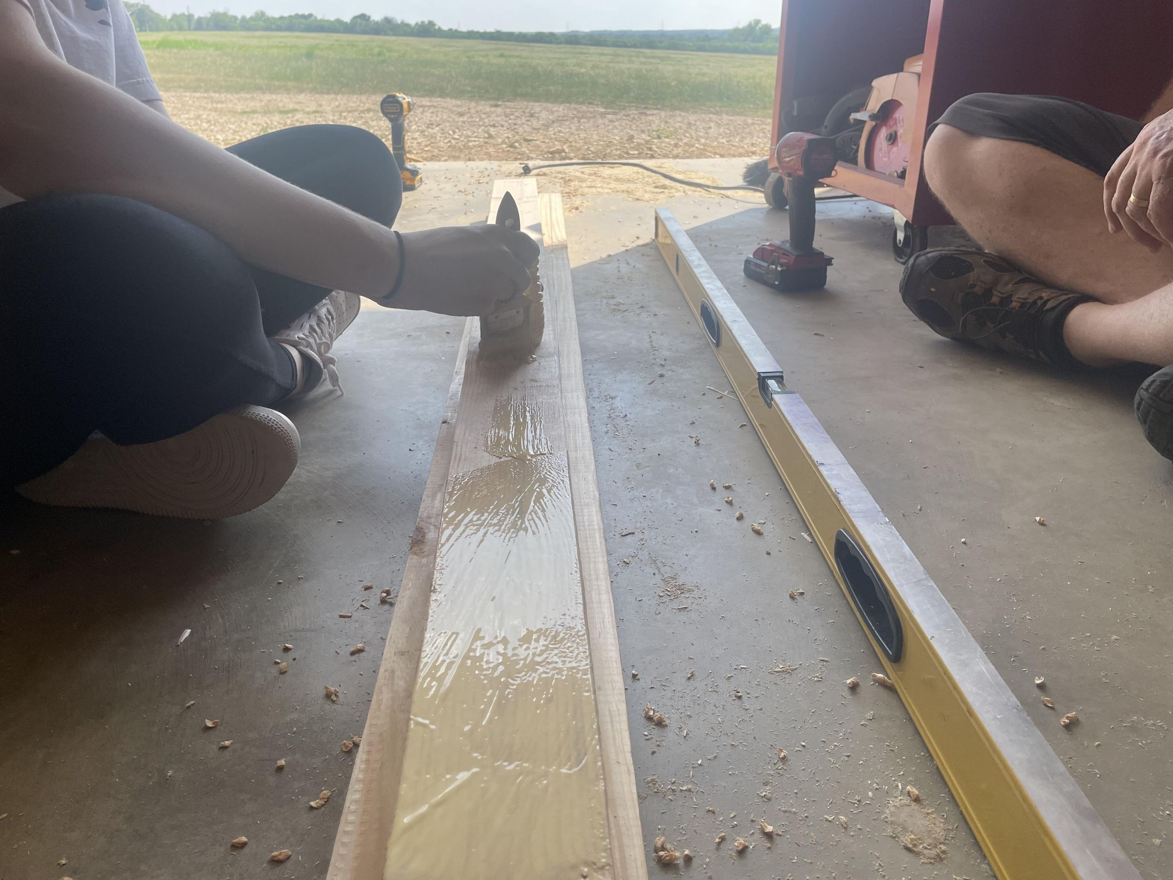 How to Build a Simple Queen Bed Frame From Dimensional Lumber : 6 Steps ...